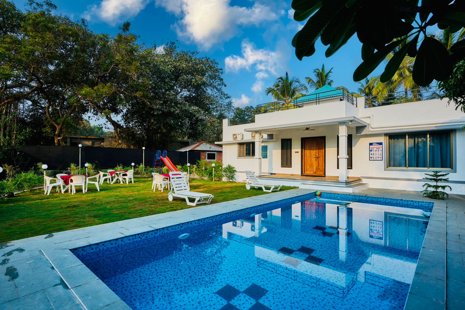 Harbour View Villa 𝗕𝗢𝗢𝗞 Alibaug Villa
