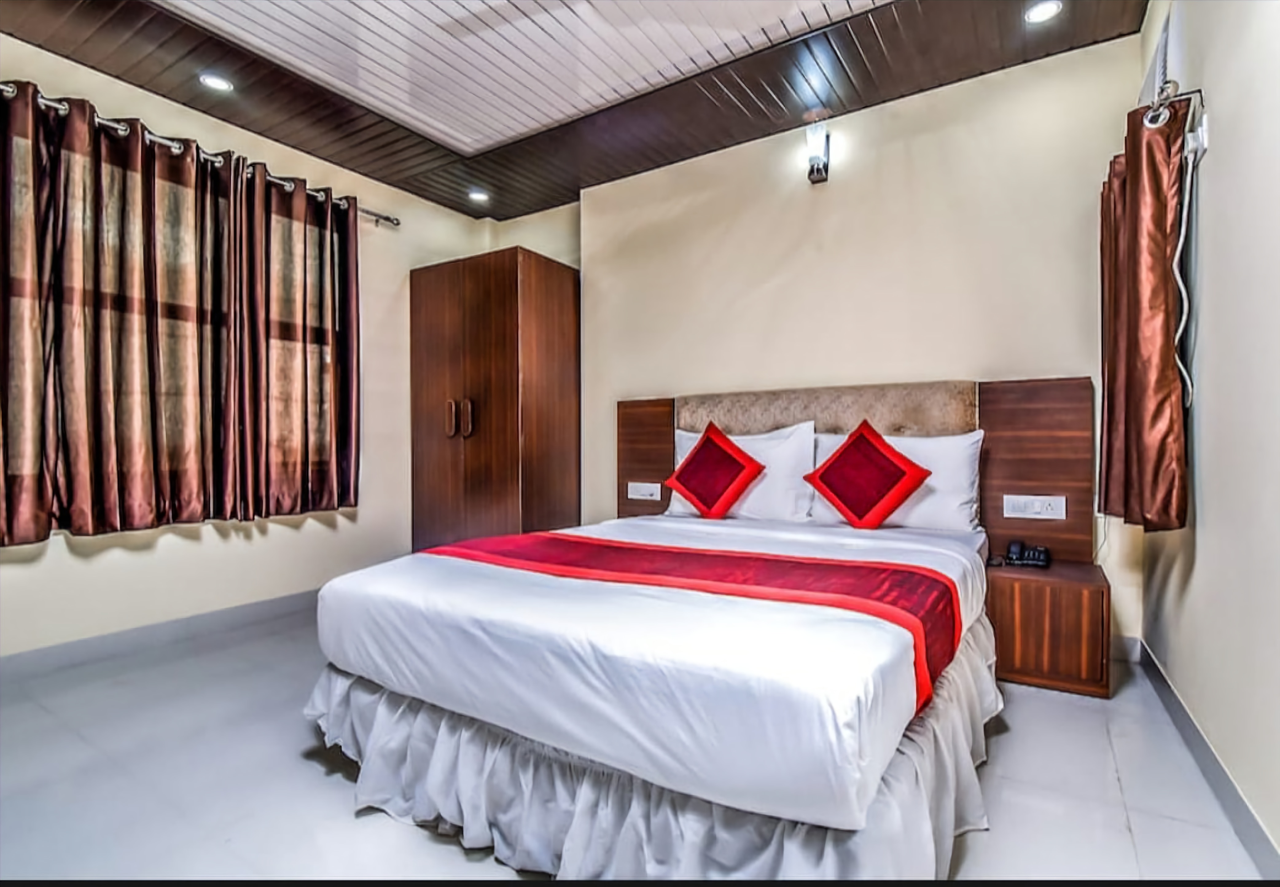 Swastik Stay 𝗕𝗢𝗢𝗞 Delhi Hotel
