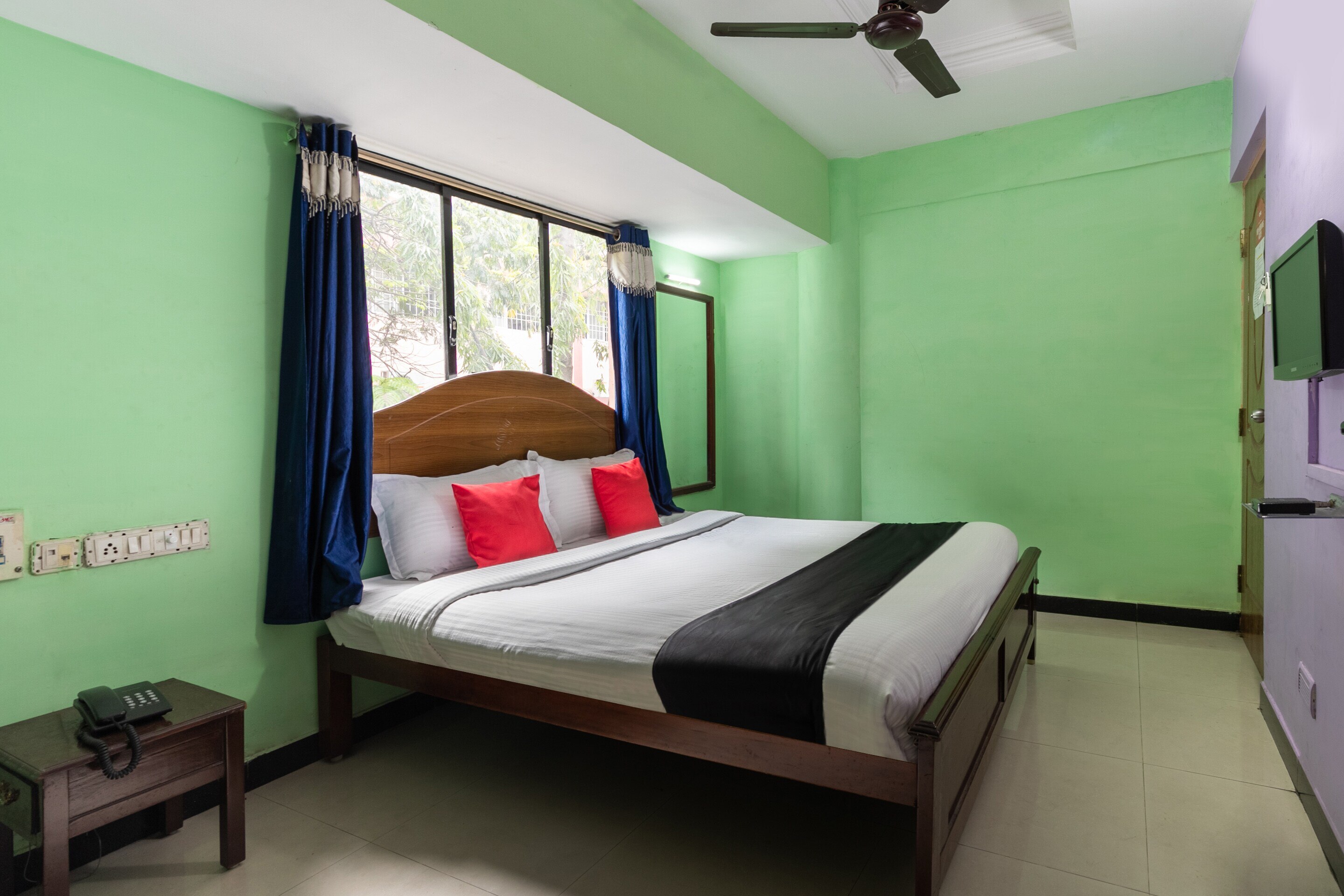 MADURAI GRAND METRO INN 𝗕𝗢𝗢𝗞 Chennai Guest House
