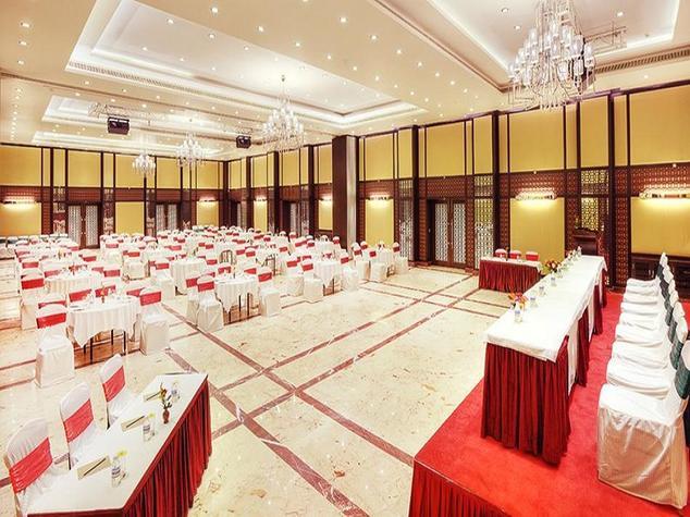 Conference Hall4