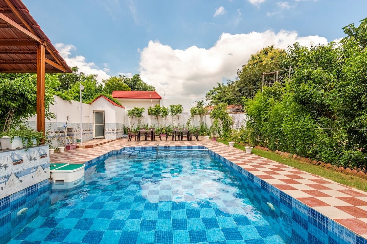 Simranoff Farms 3BR Luxury Villa With Pool 𝗕𝗢𝗢𝗞 Manesar Farm House