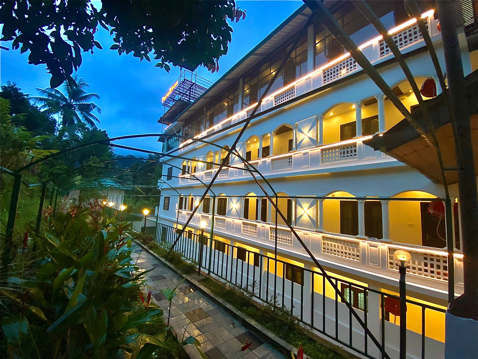 Purna Reviera Munnar 𝗕𝗢𝗢𝗞 Munnar Hotel