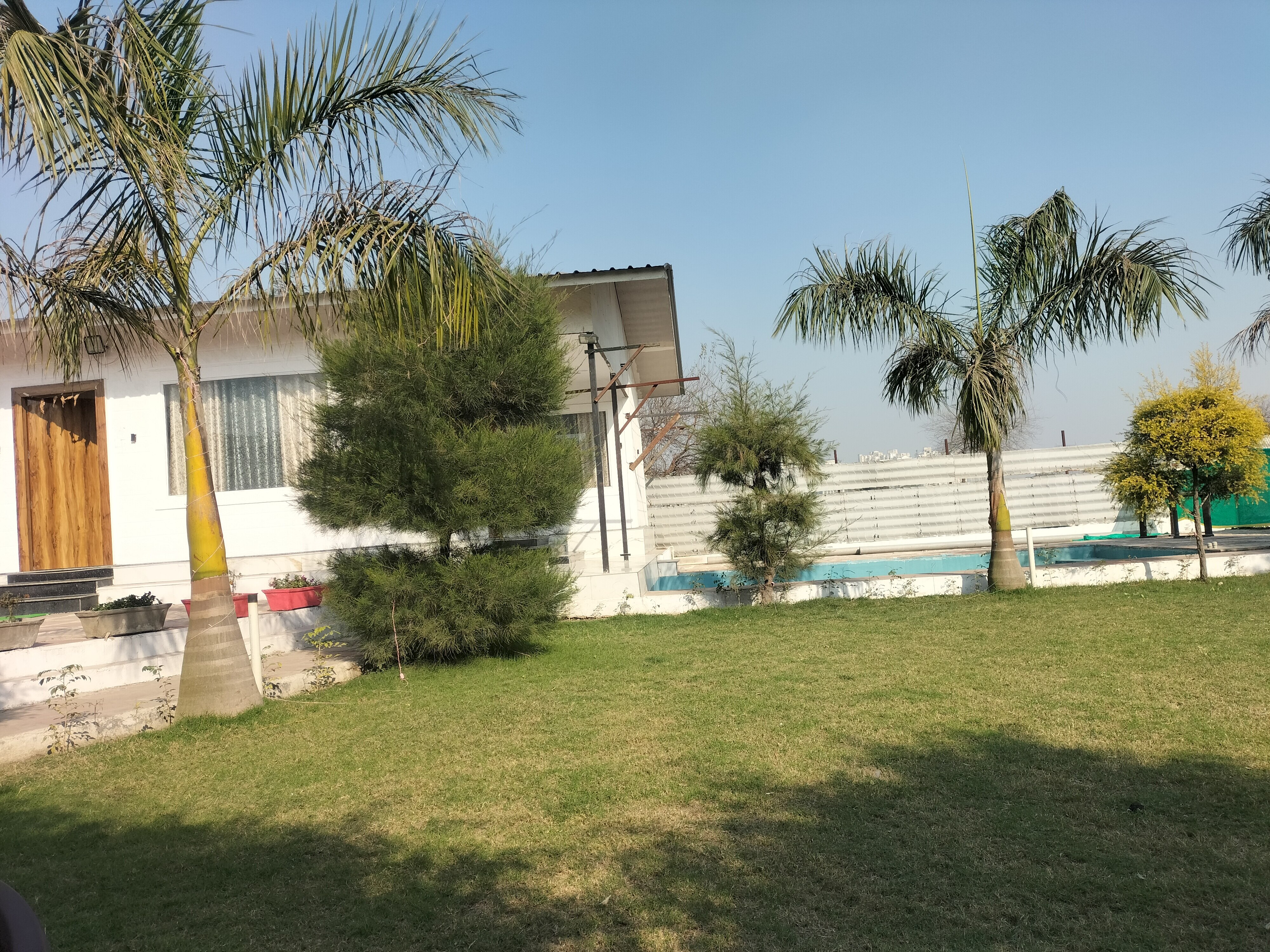 Happy place farm 𝗕𝗢𝗢𝗞 Noida Farm House