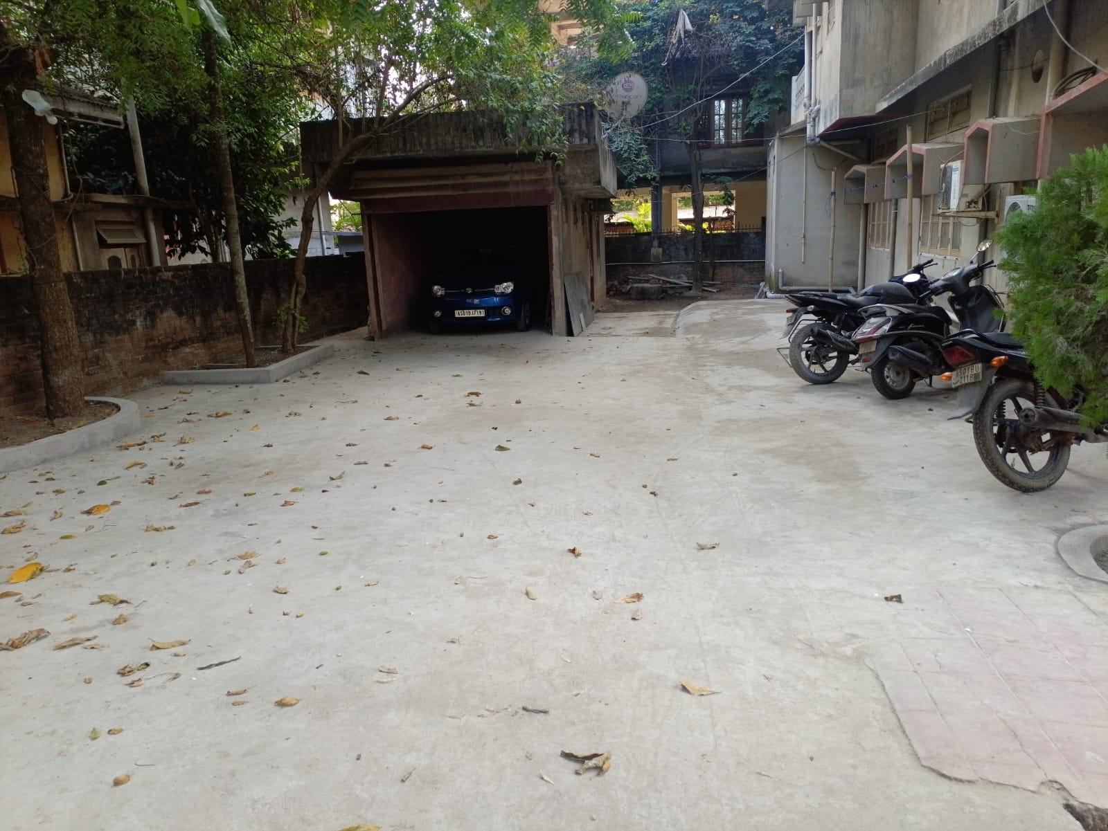 Deep Da's Den 𝗕𝗢𝗢𝗞 Guwahati Guest House
