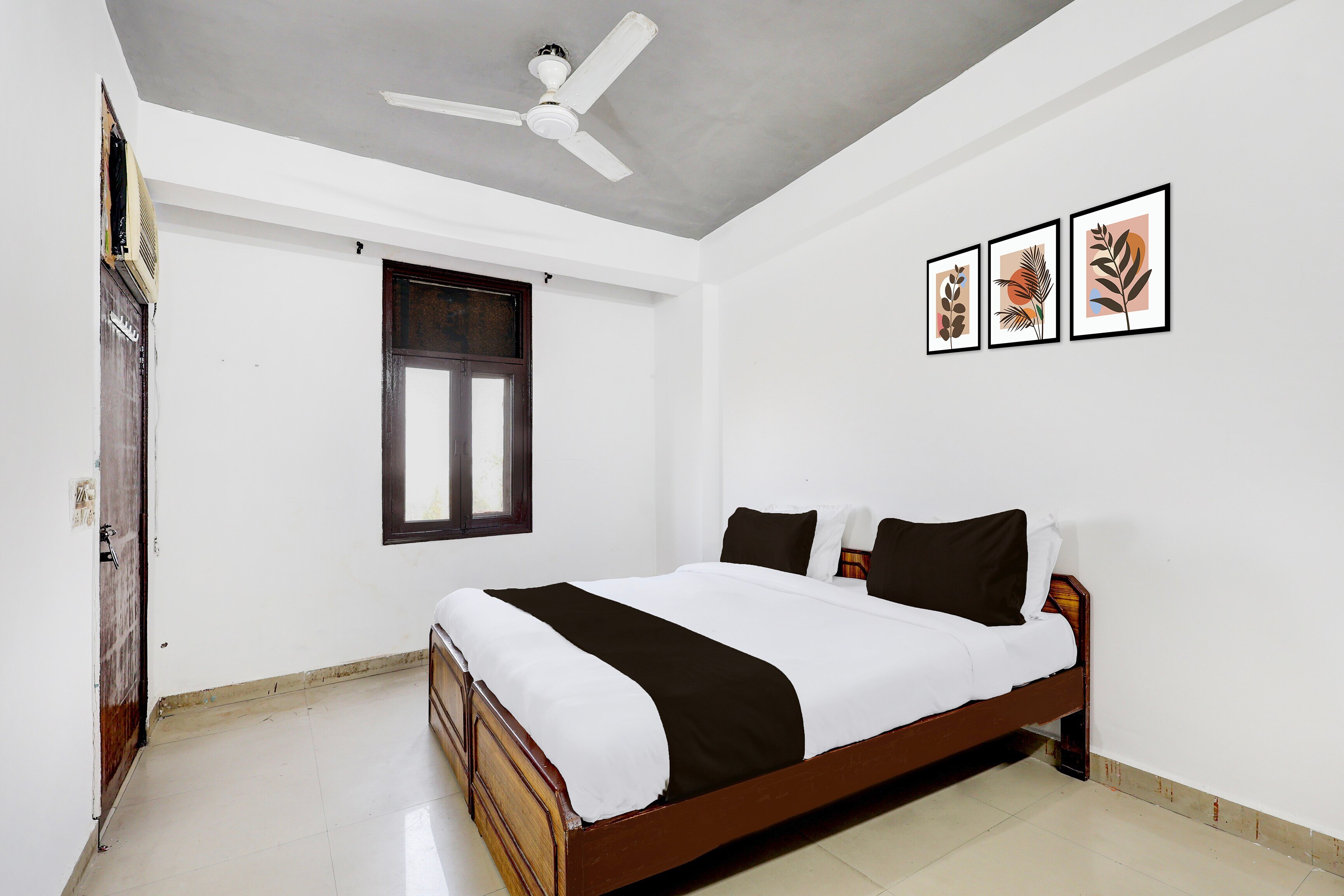 Hotel O The Prime Palace 𝗕𝗢𝗢𝗞 Delhi Hotel