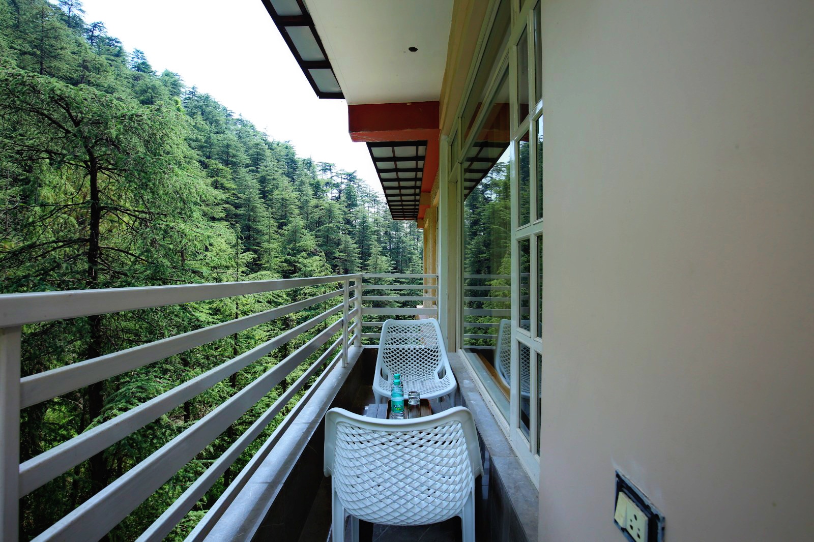 Decent Stay 𝗕𝗢𝗢𝗞 Shimla Homestay