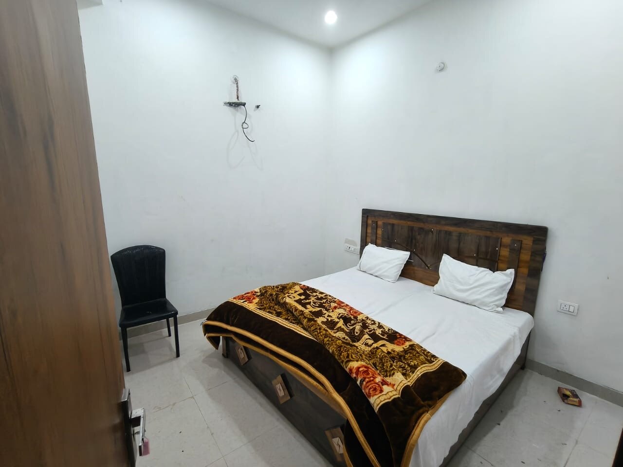 Shri Govind Braj Dham 𝗕𝗢𝗢𝗞 Mathura Homestay