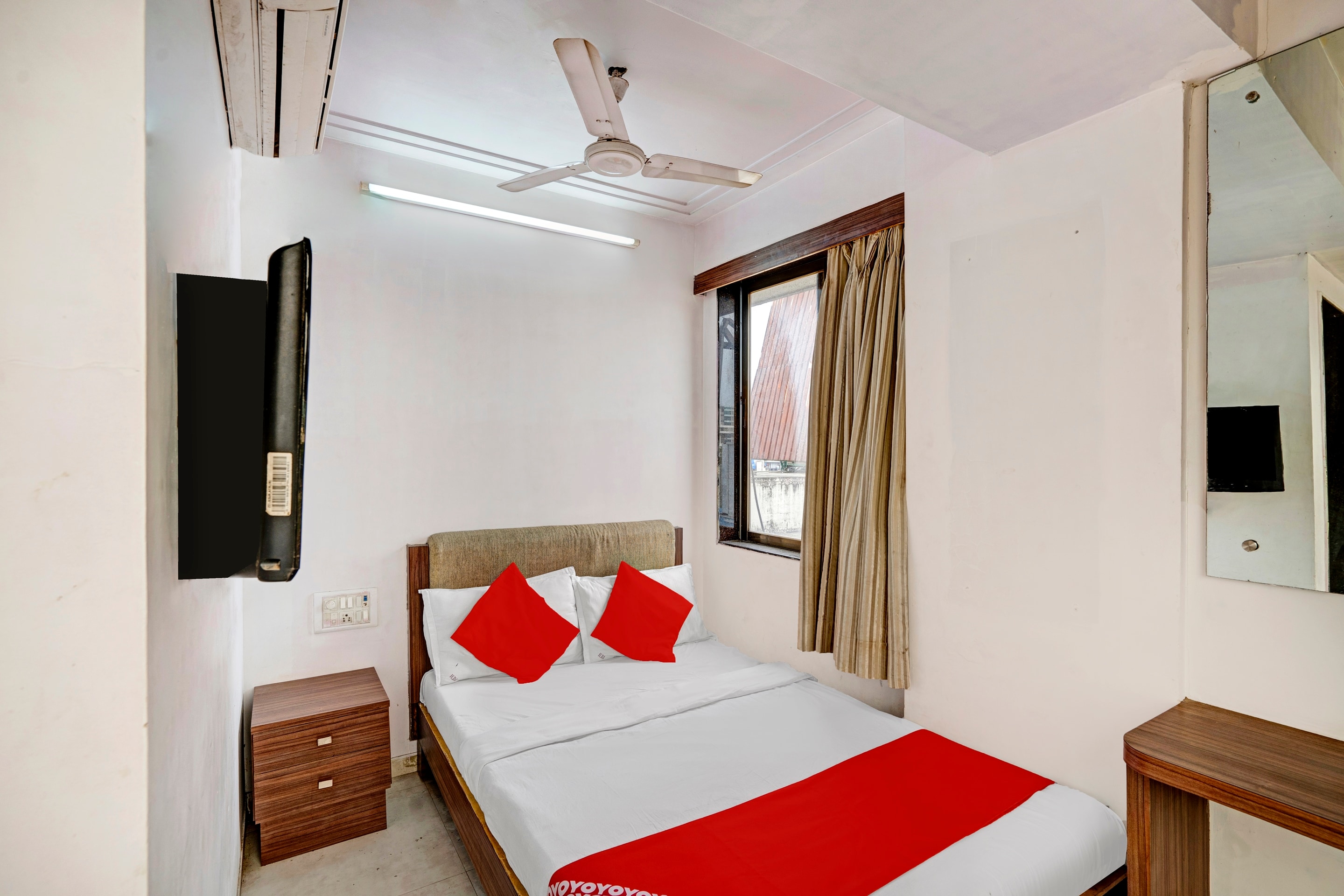 Hotel O Delight Inn Near Andheri Railway Station 𝗕𝗢𝗢𝗞 Mumbai Hotel