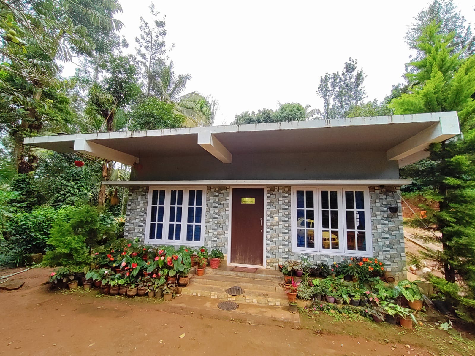 Amenities of Poomale Green Garden Homestay
