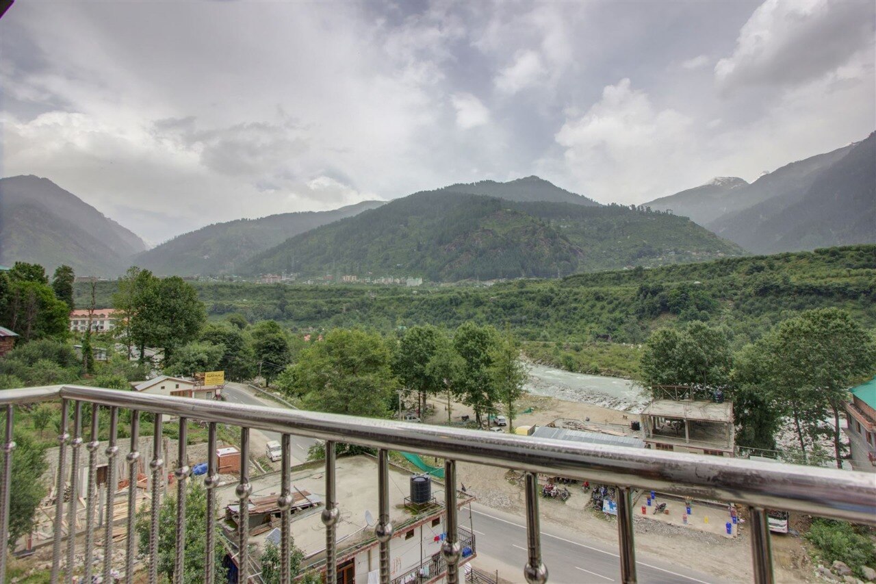 The Himalayan Apple Zone Hotel Manali - Reviews, Photos & Offer