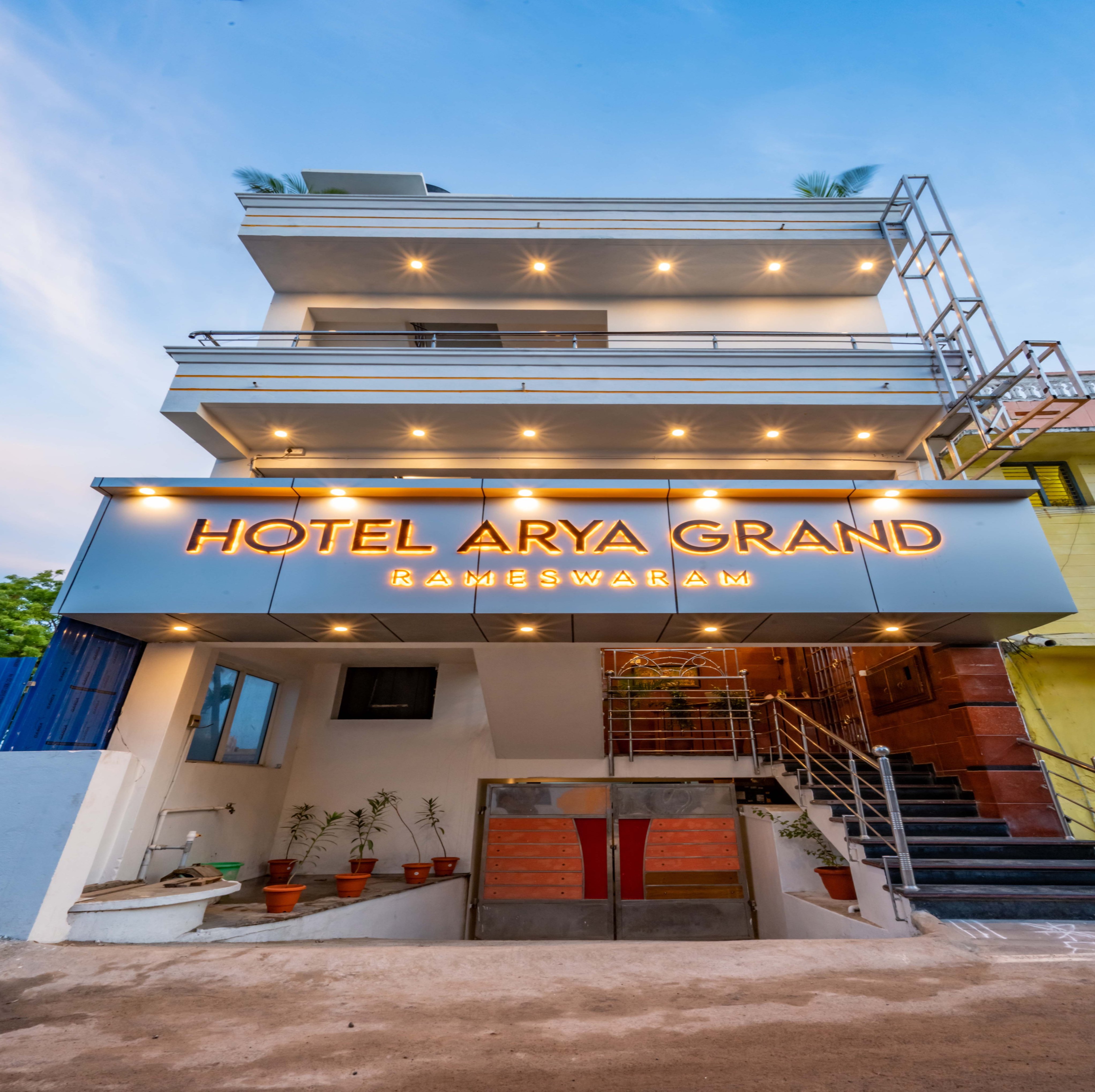 Hotel Arya Grand 𝗕𝗢𝗢𝗞 Rameshwaram Hotel