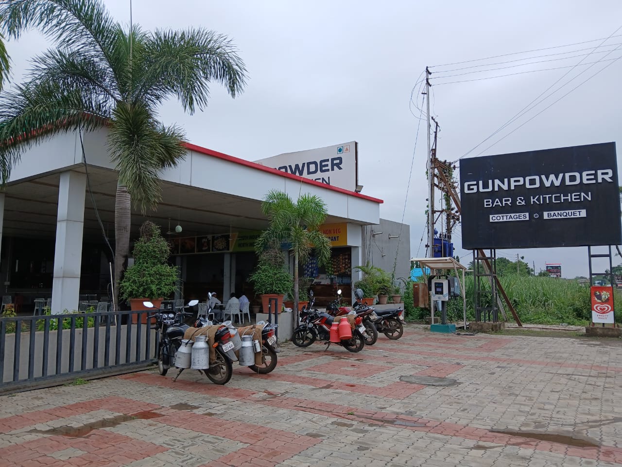 Photos of GUNPOWDER Bar and Kitchen - Resort in Ahmednagar
