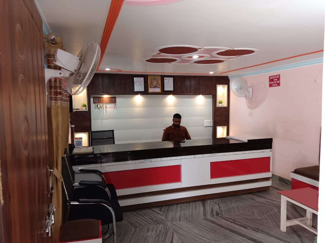 Hotel Shri Awadh Inn Ayodhya 𝗕𝗢𝗢𝗞 Ayodhya Hotel