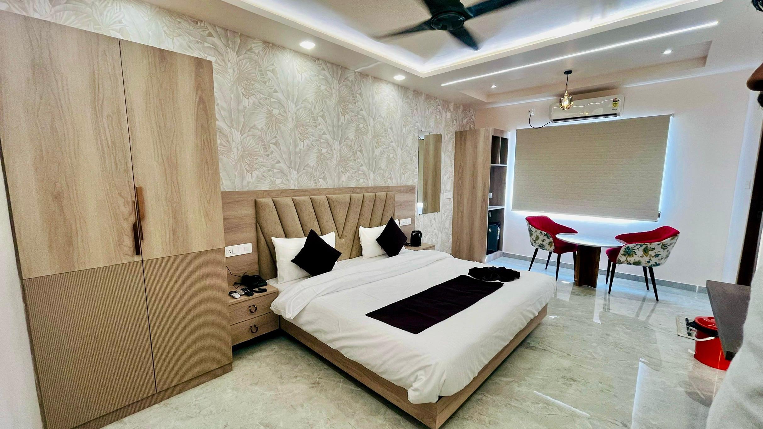 Aaditri Inn 𝗕𝗢𝗢𝗞 Gorakhpur Hotel