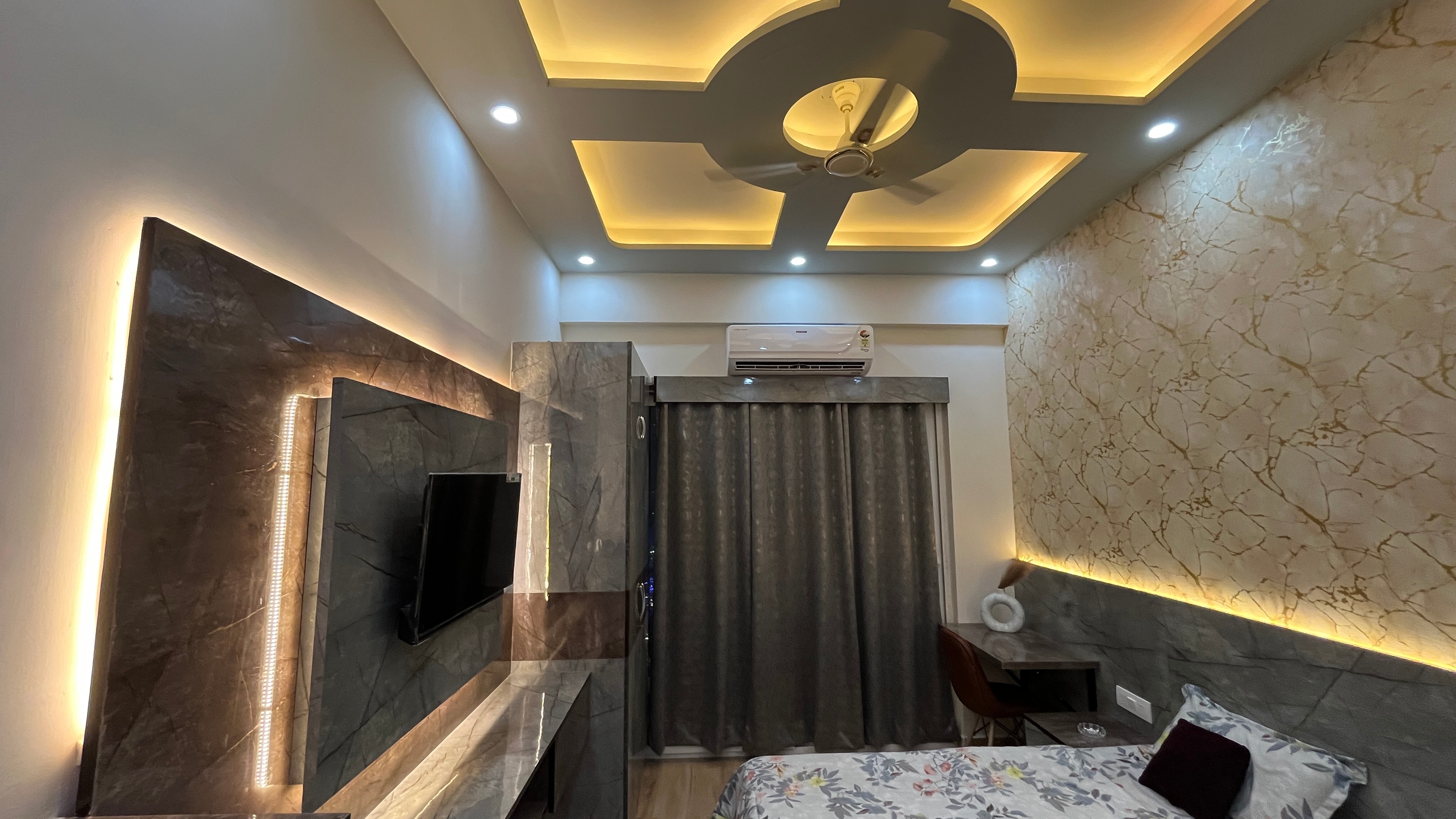 Studio Apartment 5 min from Expo 𝗕𝗢𝗢𝗞 Noida Apartment