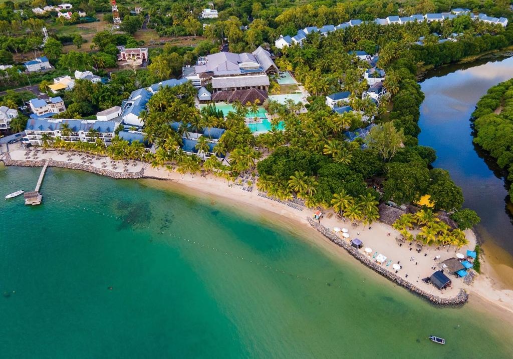 The Ravenala Attitude Hotel 𝗕𝗢𝗢𝗞 Mauritius Resort 𝘄𝗶𝘁𝗵 𝗙𝗥𝗘𝗘 𝗖𝗮𝗻𝗰𝗲𝗹𝗹𝗮𝘁𝗶𝗼𝗻
