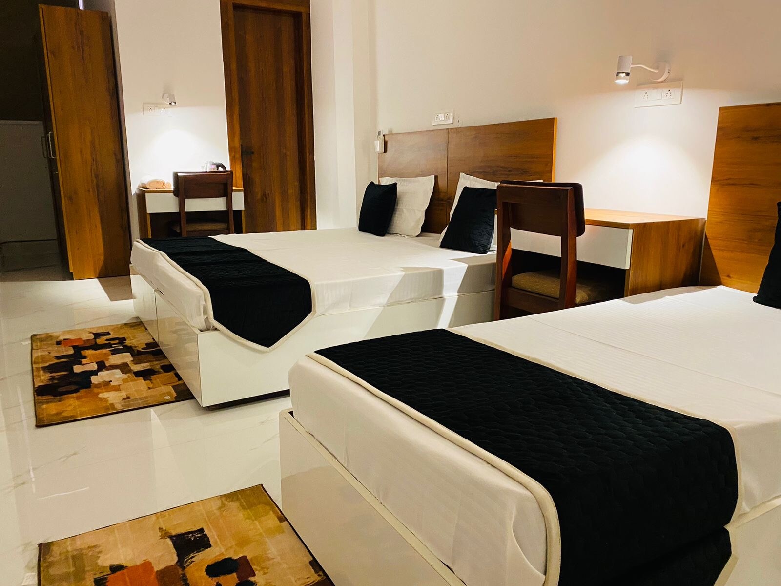 Rooms of Royal Park Inn - Hotel in Noida