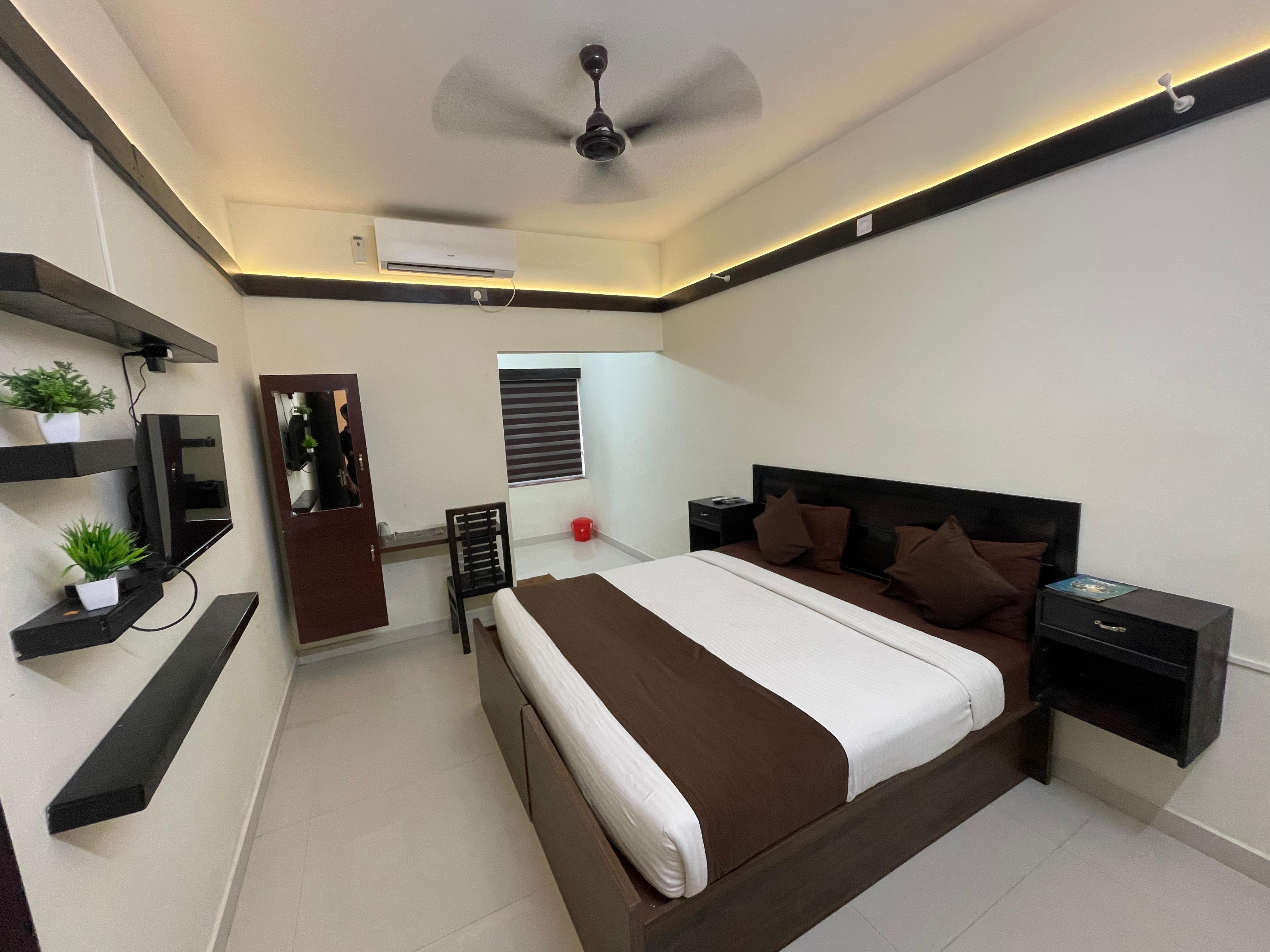 Hotel Shadow Regency Cochin - Reviews, Photos & Offer