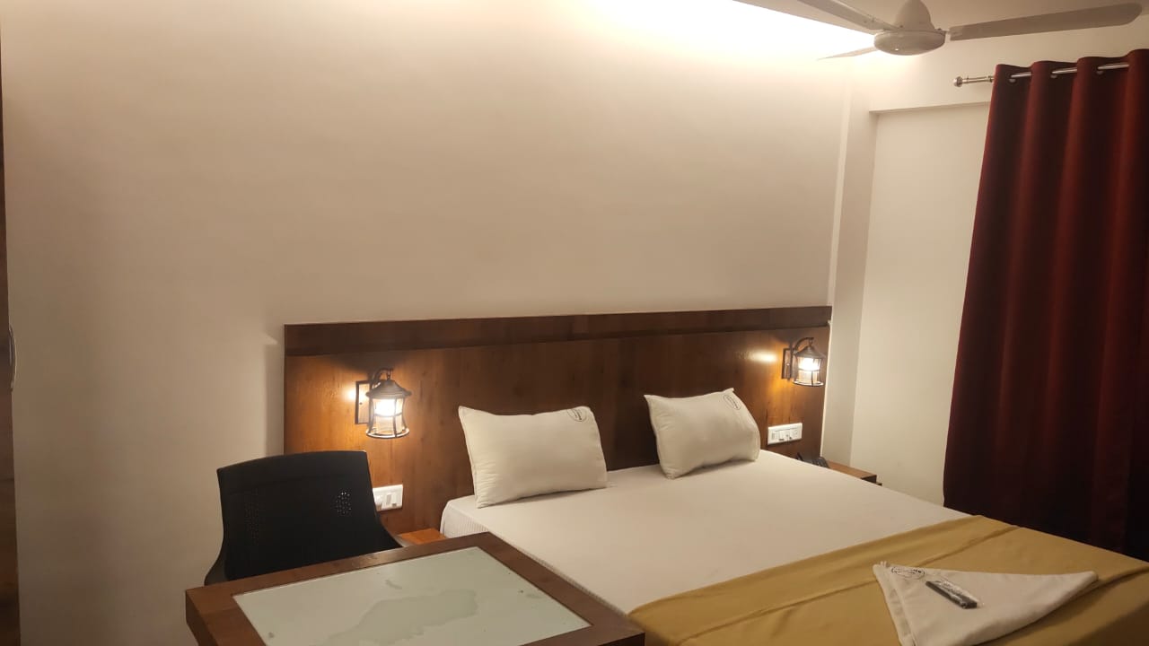 Anvisha Executive | Entire Apartment 𝗕𝗢𝗢𝗞 Pune Hotel