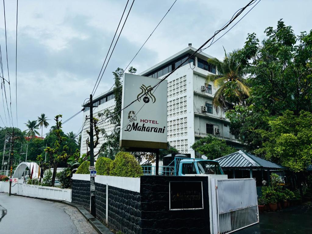 Hotel Maharani 𝗕𝗢𝗢𝗞 Calicut (Kozhikode) Hotel