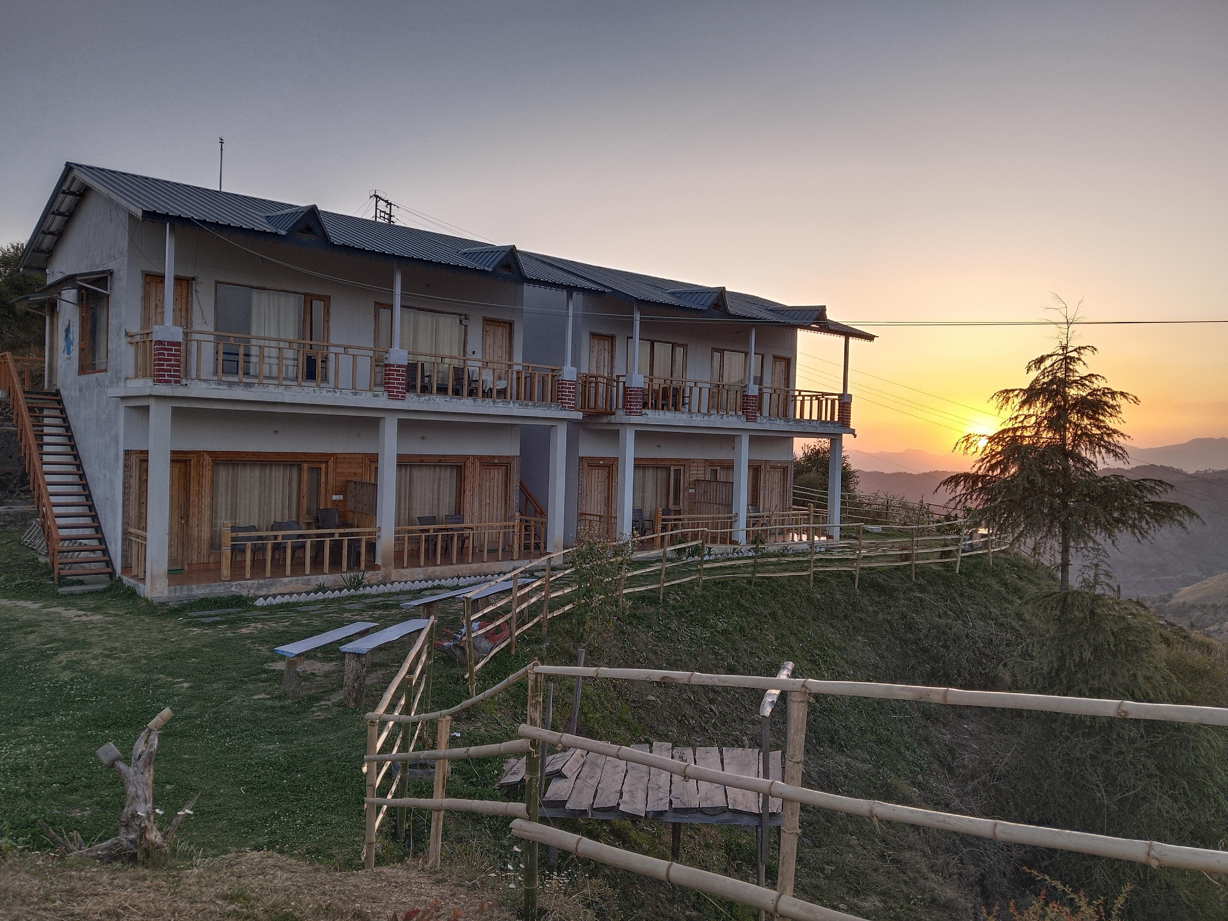 Whistling Mountain Resort 𝗕𝗢𝗢𝗞 Chakrata Homestay
