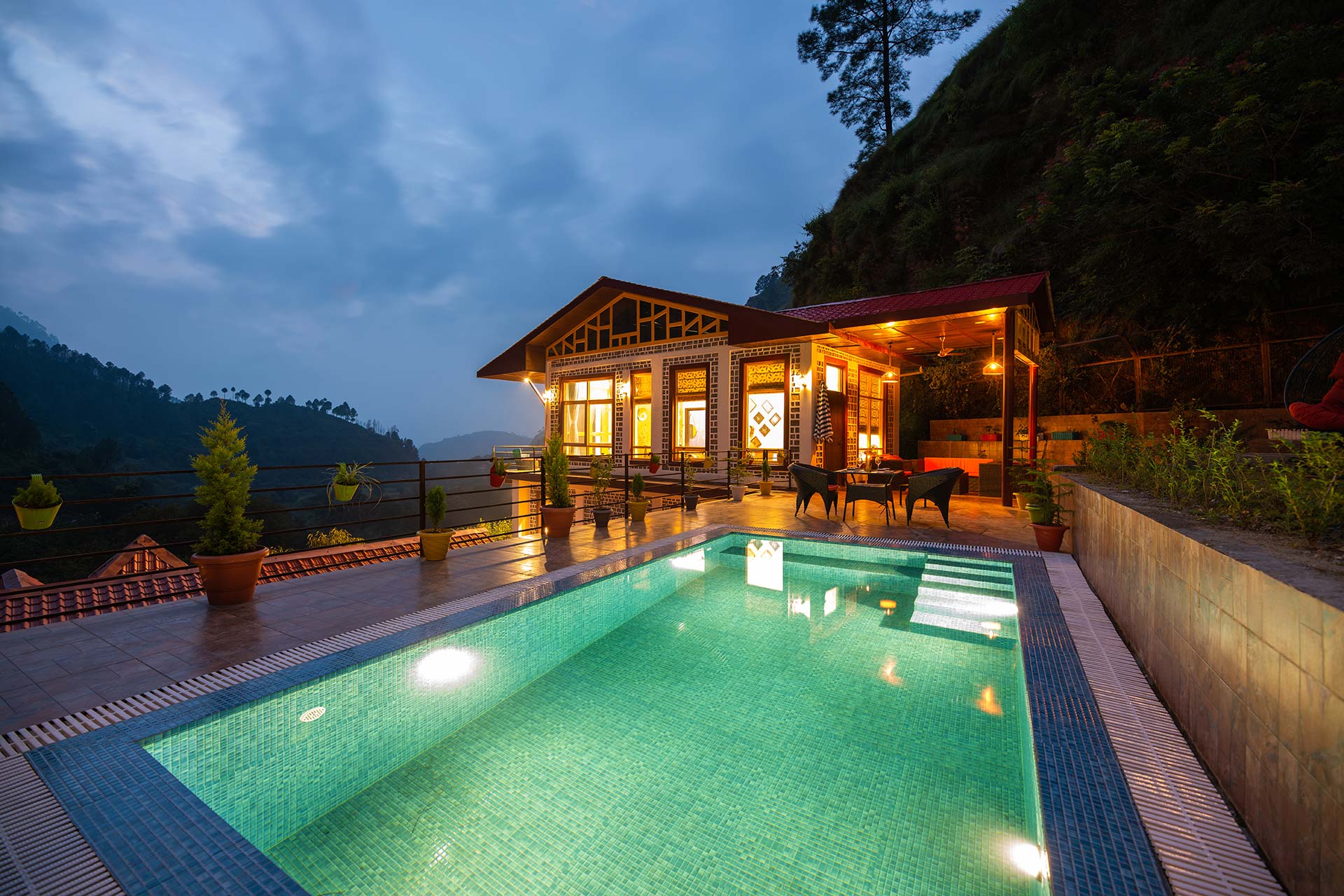 StayVista at Ochre @ Spirits Unplugged w/ Outdoor Pool 𝗕𝗢𝗢𝗞 Shaur Villa