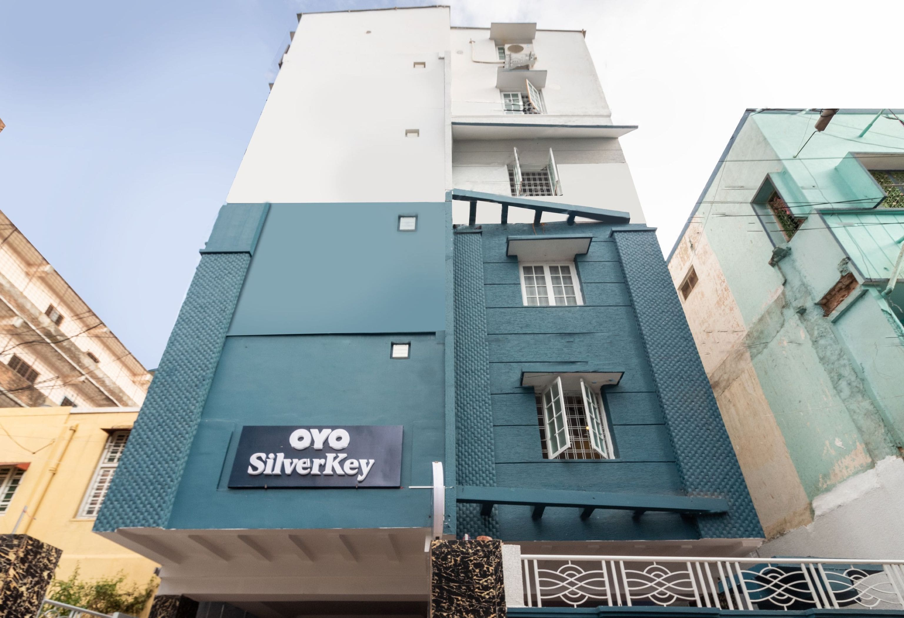 THE STROBE SILVERKEY HOTEL 𝗕𝗢𝗢𝗞 Hyderabad Hotel