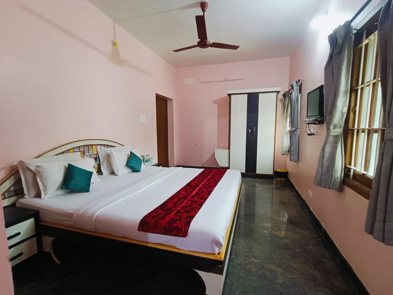 Royal Garden 𝗕𝗢𝗢𝗞 Yercaud Homestay
