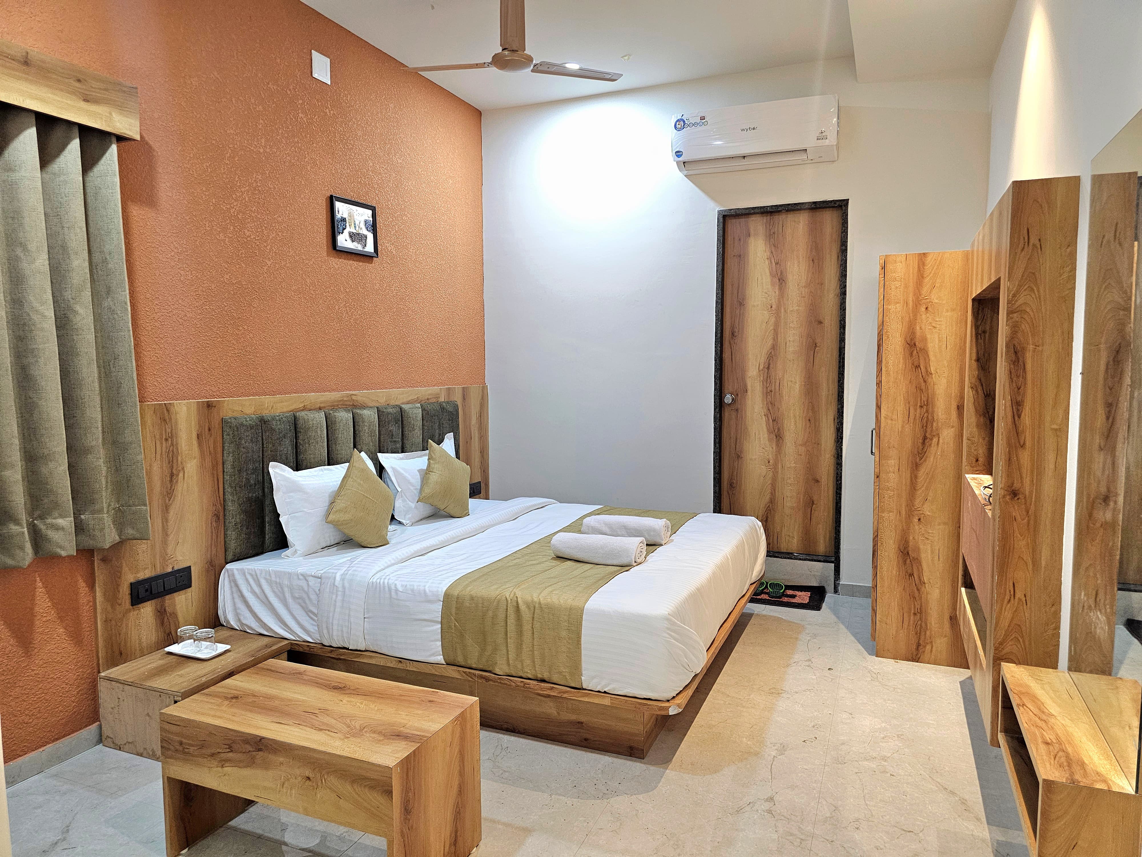 Hotel MB 𝗕𝗢𝗢𝗞 Borsad Hotel