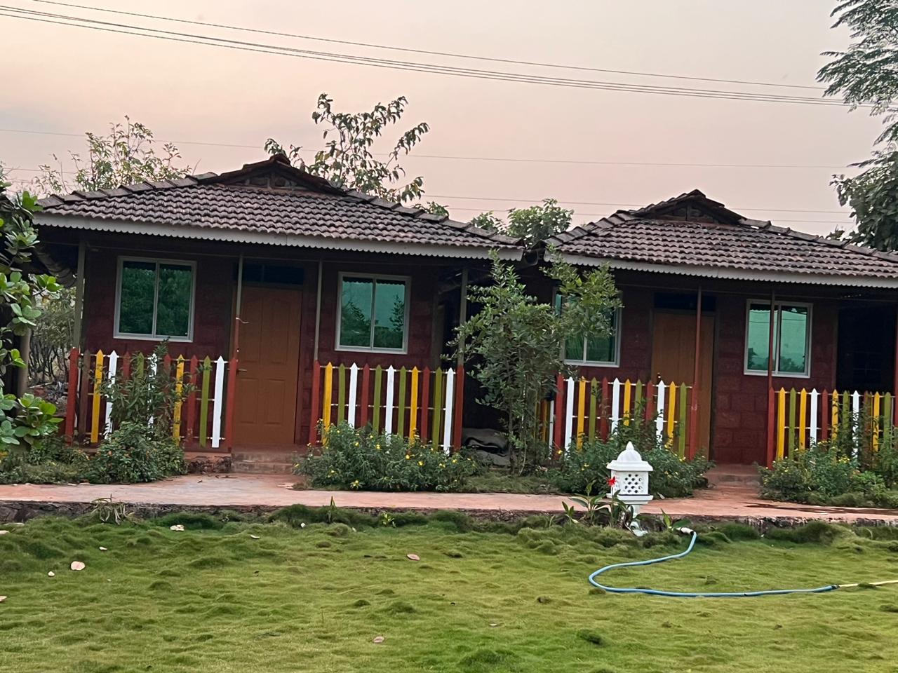 Navghar Nature Village Resort and Team. 𝗕𝗢𝗢𝗞 Pali, Maharashtra Resort