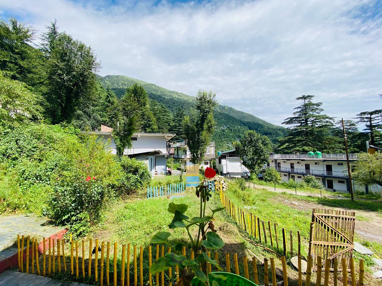 Rahgir Hostel 𝗕𝗢𝗢𝗞 Dharamshala Hostel