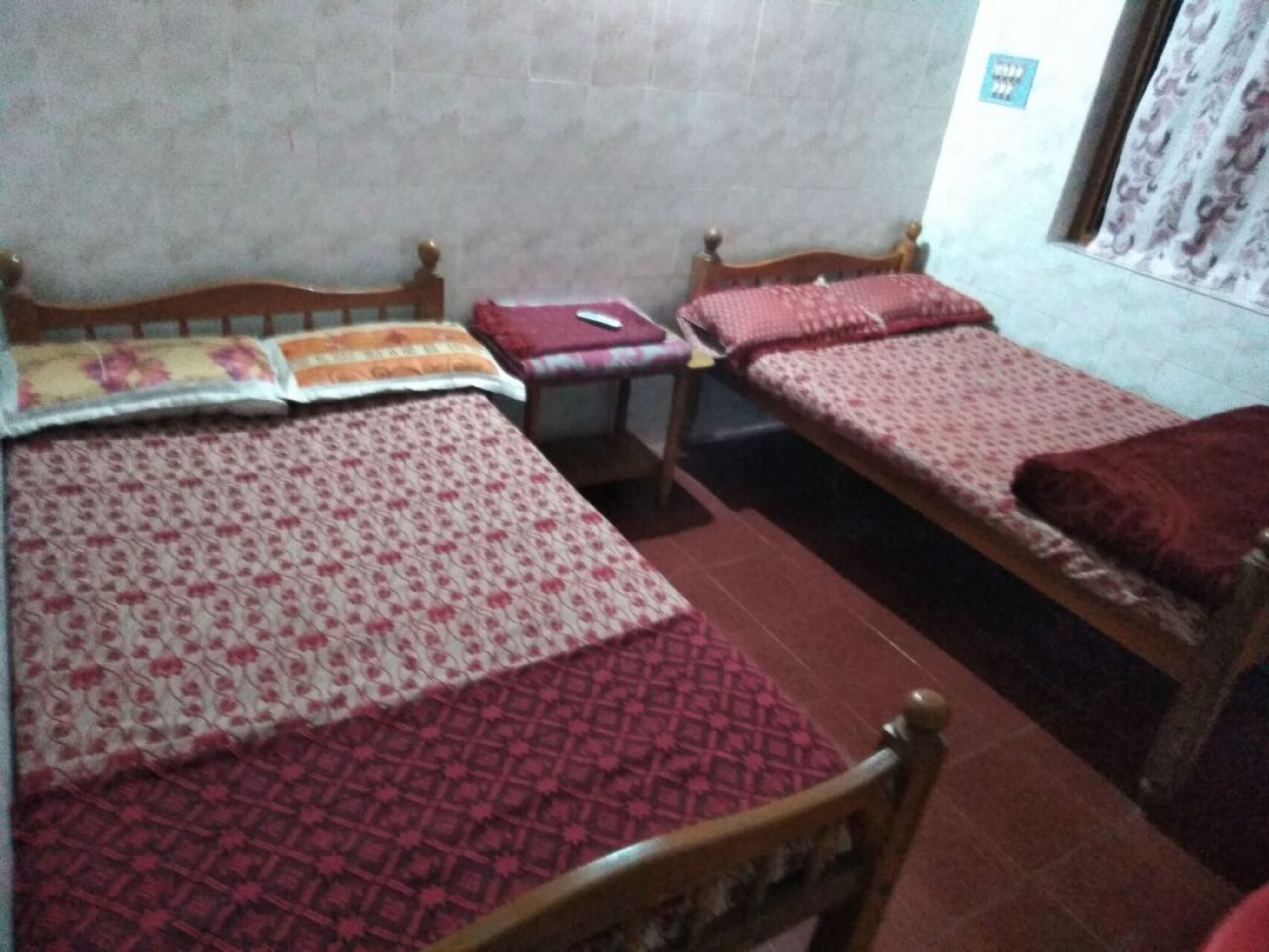 RAJ HOMESTAY 𝗕𝗢𝗢𝗞 Valparai Cottage