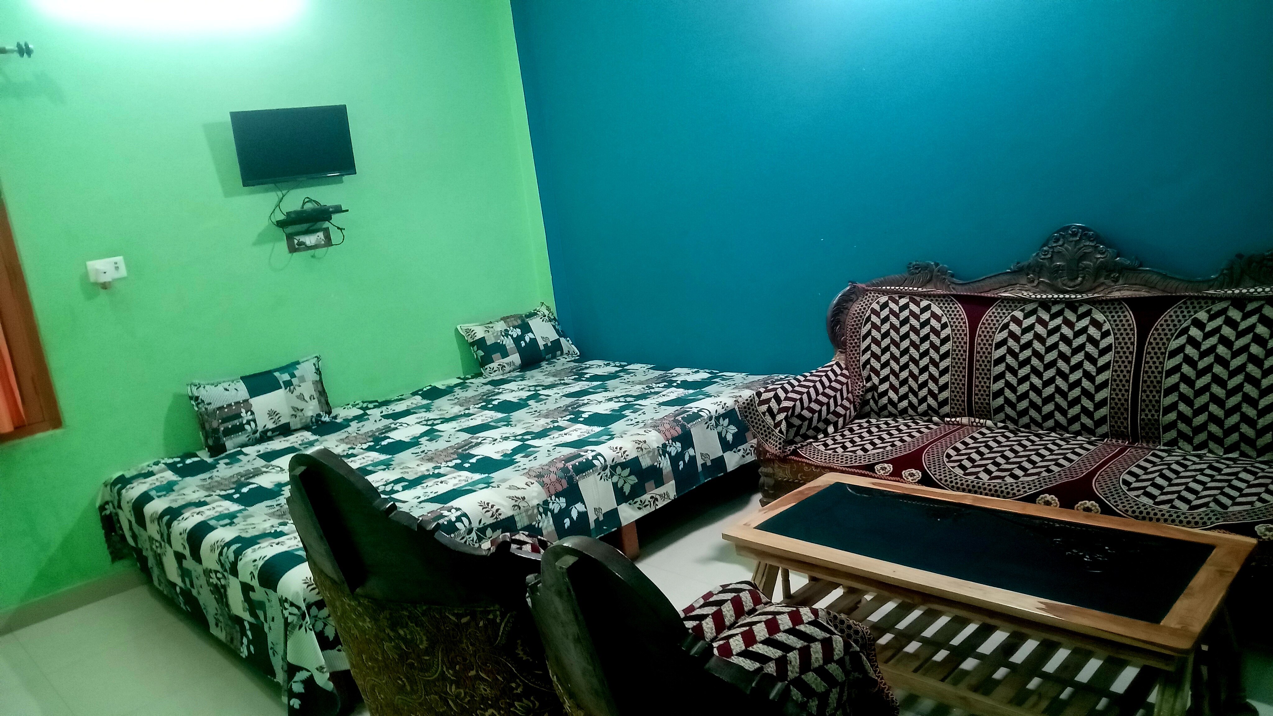 Krishna homestay 𝗕𝗢𝗢𝗞 Ayodhya Homestay