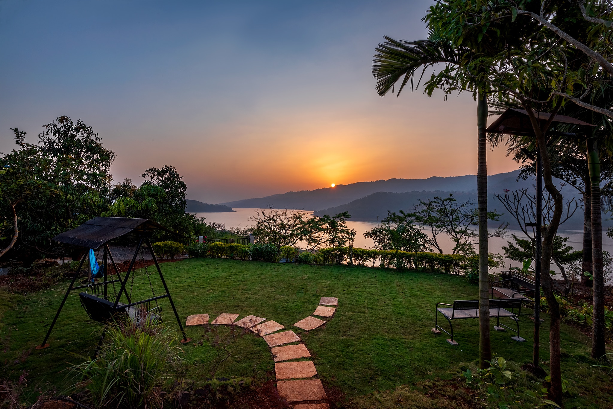 CosmicStays Countryside Panorama Lakeview Bungalow 𝗕𝗢𝗢𝗞 Lavasa Farm House