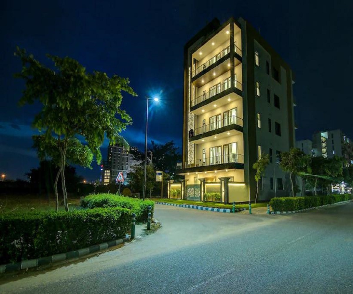 Rooms of Hotel Elite Oak - Gurgaon Hotel on Goibibo