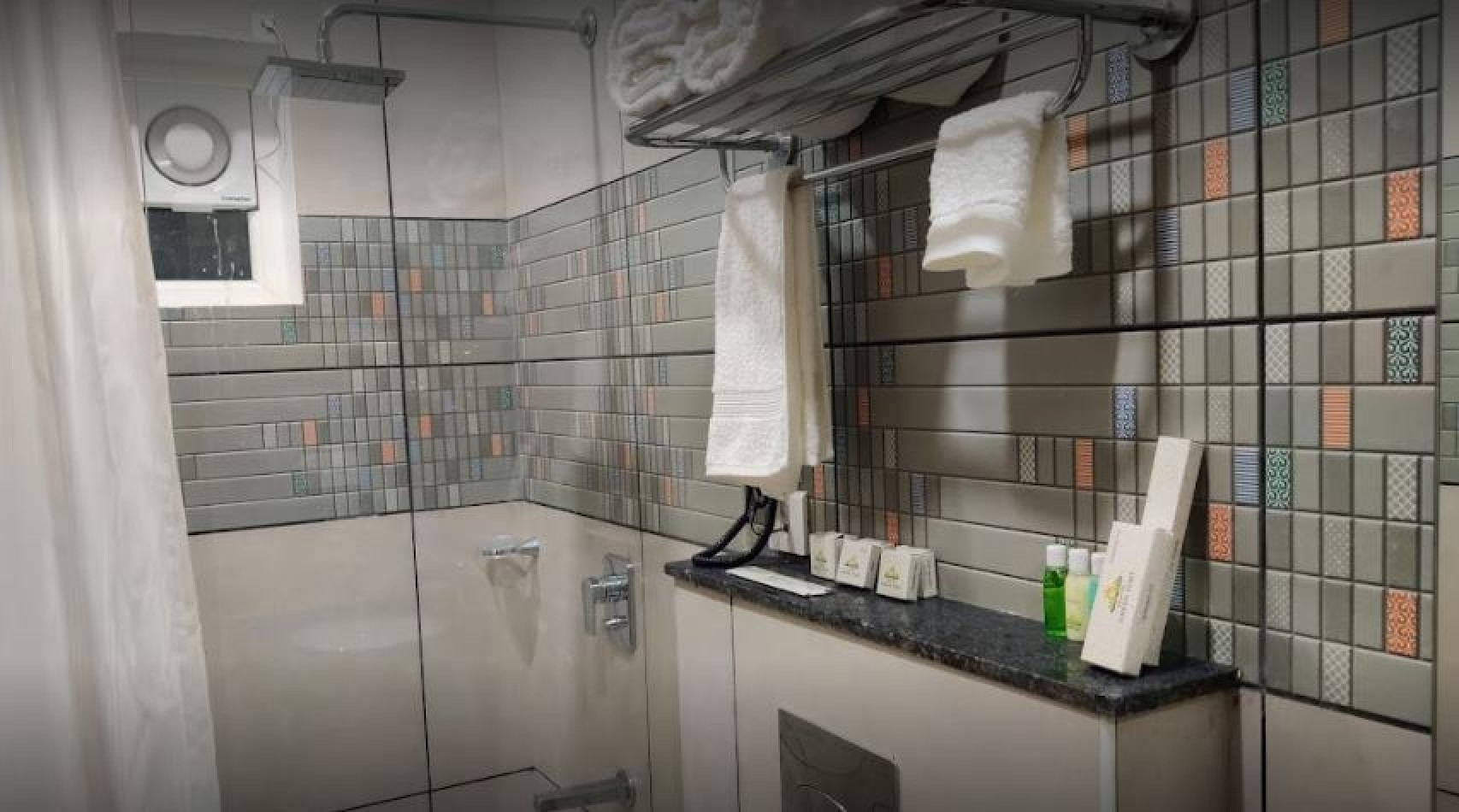 Hotel Green Fort 𝗕𝗢𝗢𝗞 Kunnathur Hotel