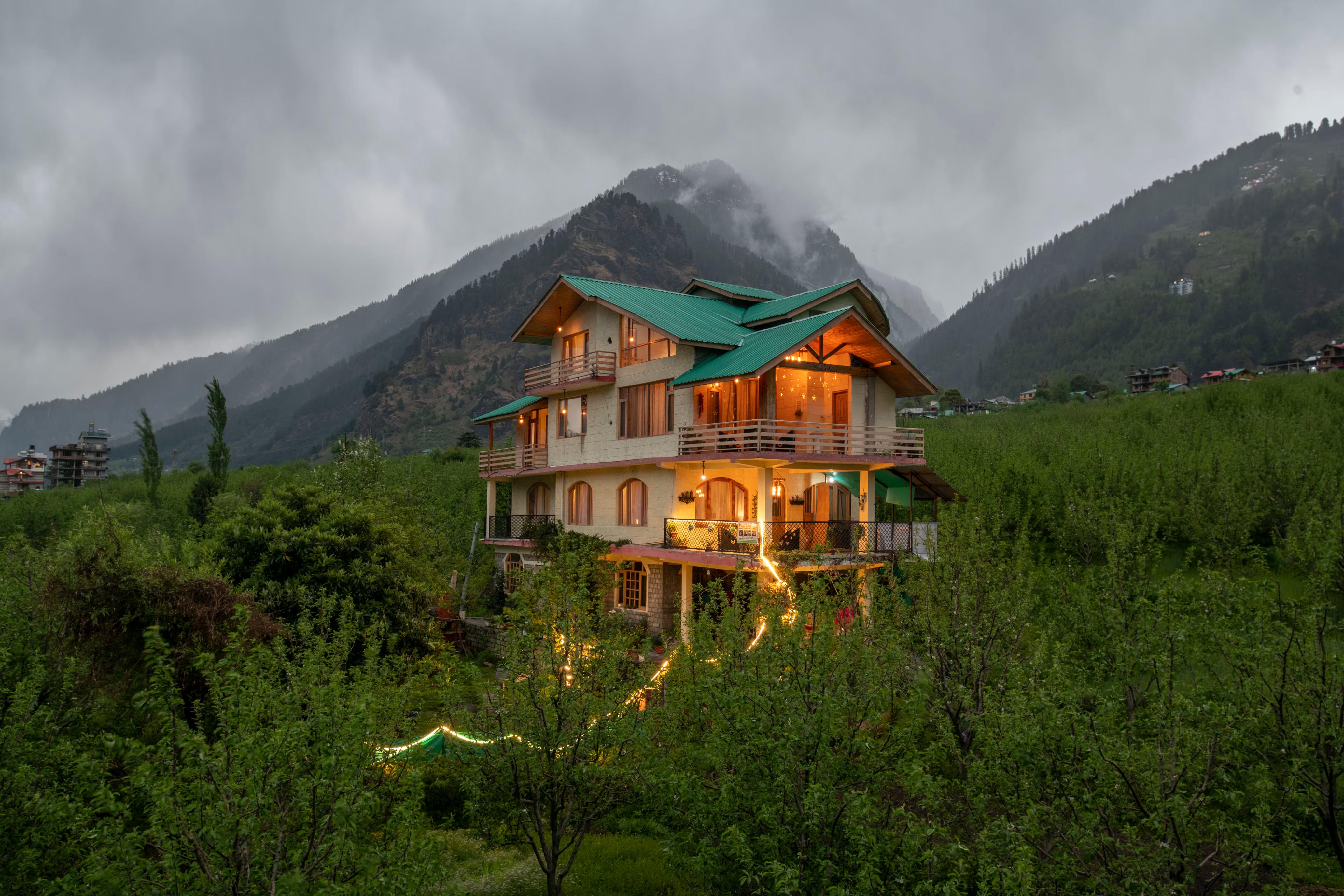 Apple Garden Cottage 𝗕𝗢𝗢𝗞 Manali Homestay