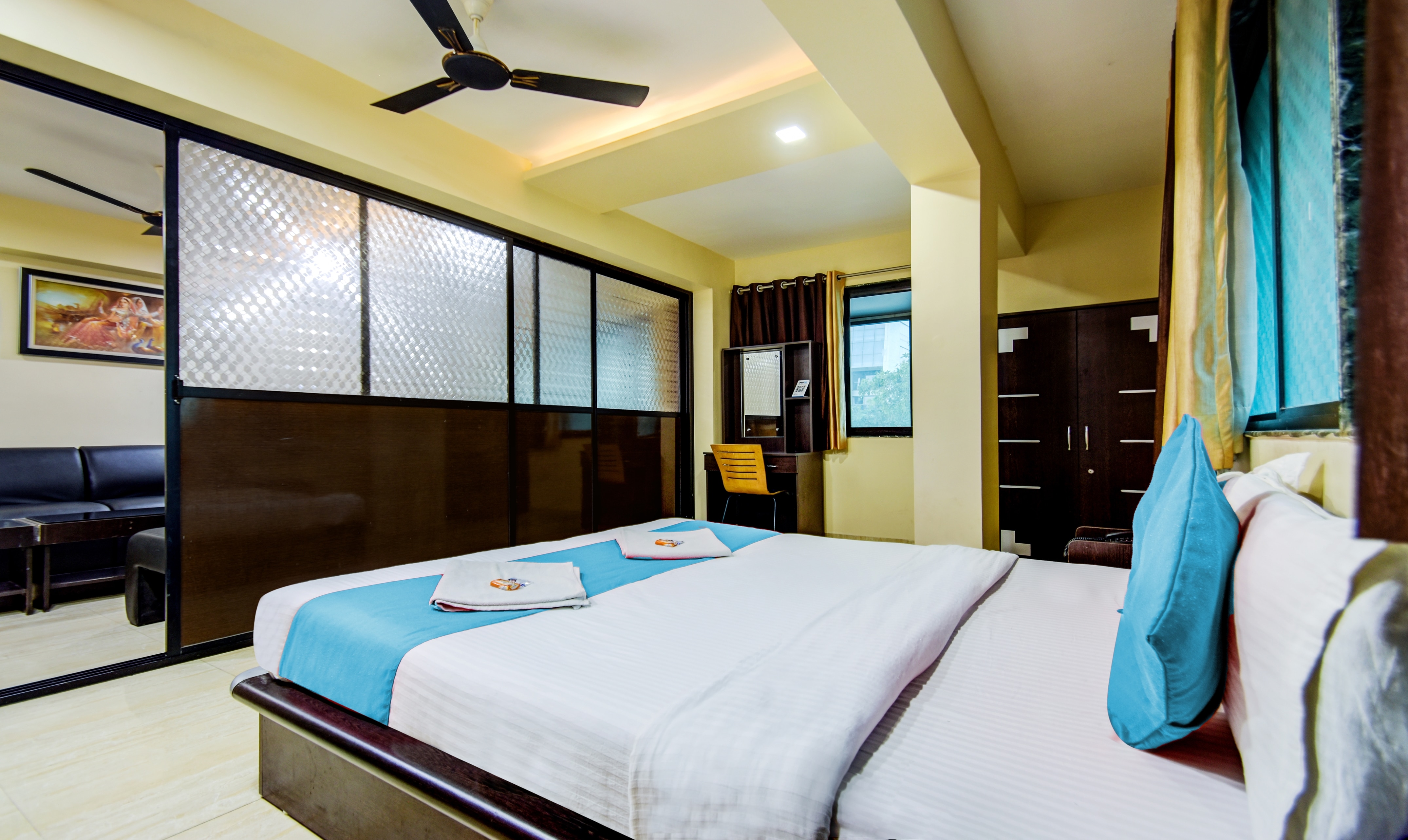 Rajdeep Inn 𝗕𝗢𝗢𝗞 Ahmedabad Hotel