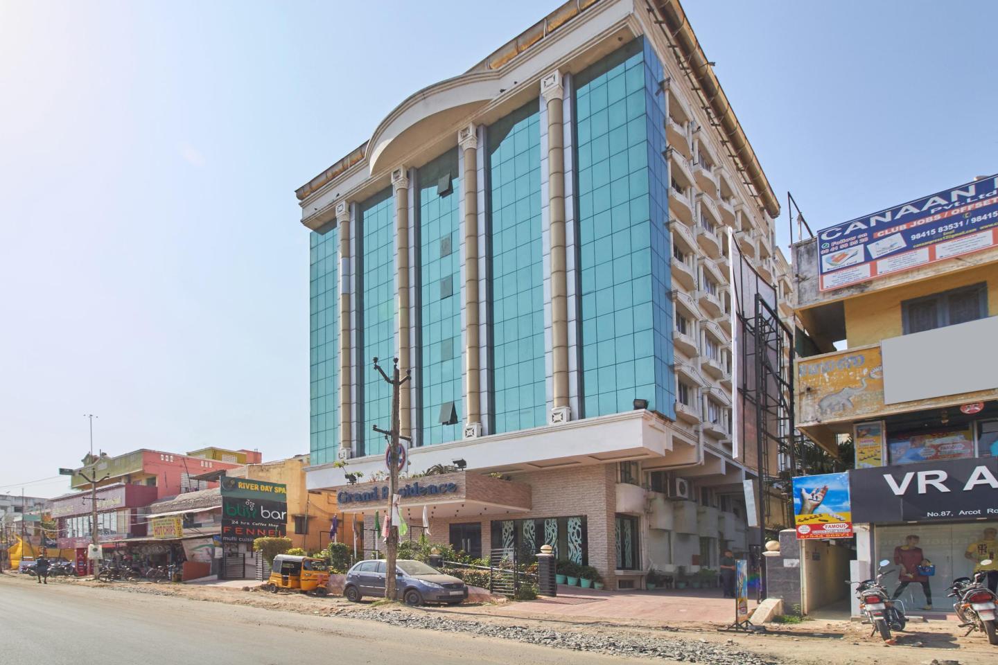 Grand Residence 𝗕𝗢𝗢𝗞 Chennai Hotel