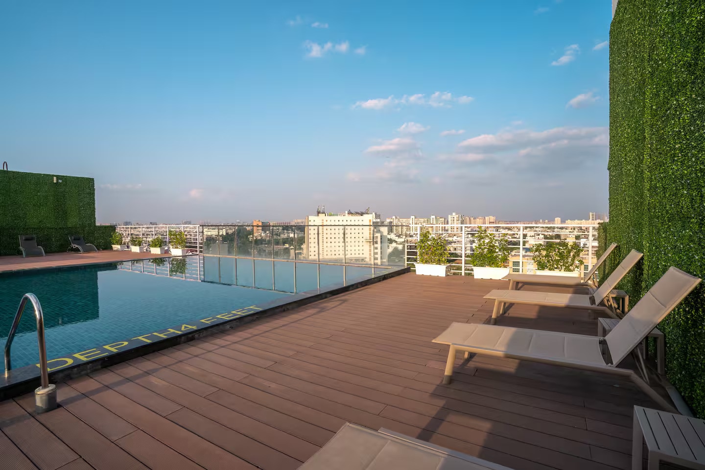 Boutique Stay w Private Jacuzzi | Belmore Hospitality 𝗕𝗢𝗢𝗞 Gurgaon ...