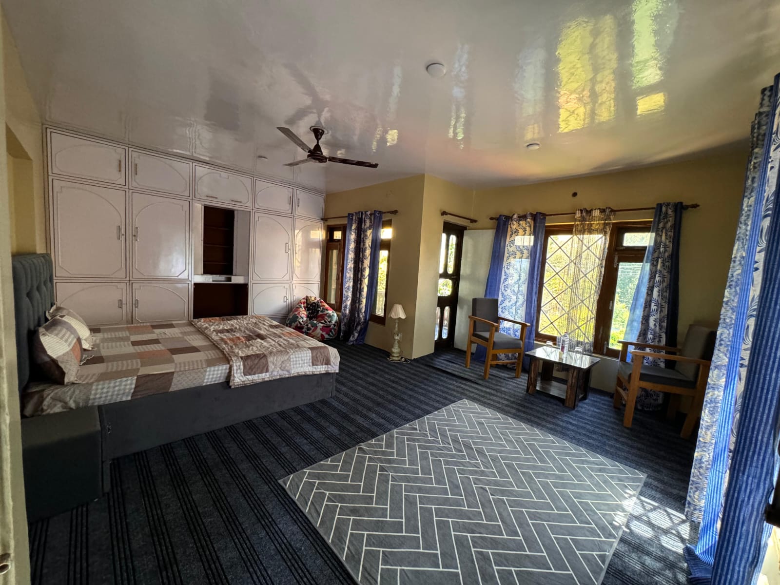 Maqsoom Villa 𝗕𝗢𝗢𝗞 Srinagar Villa