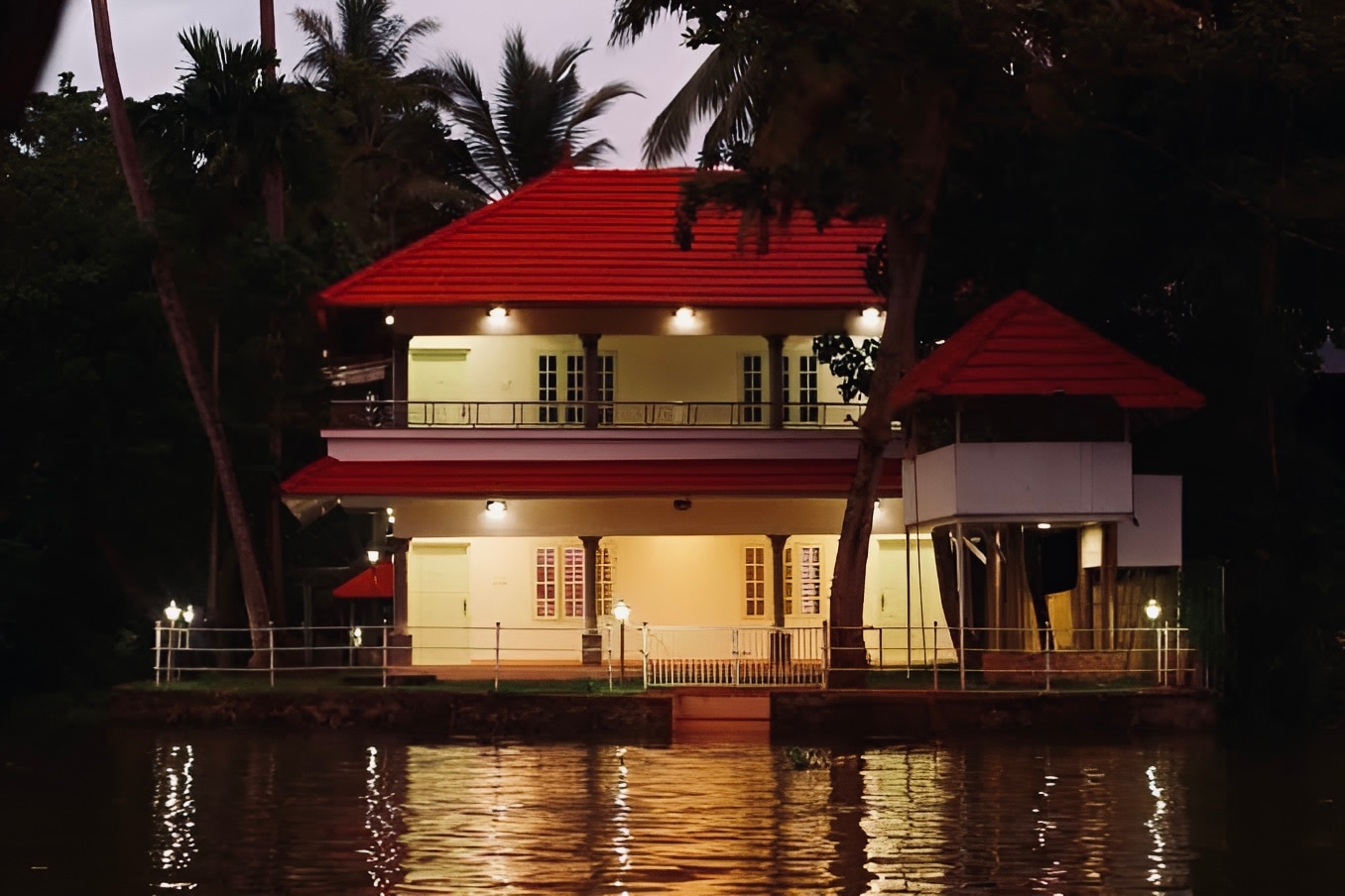Chilanka Lake View Resort 𝗕𝗢𝗢𝗞 Alleppey Cottage