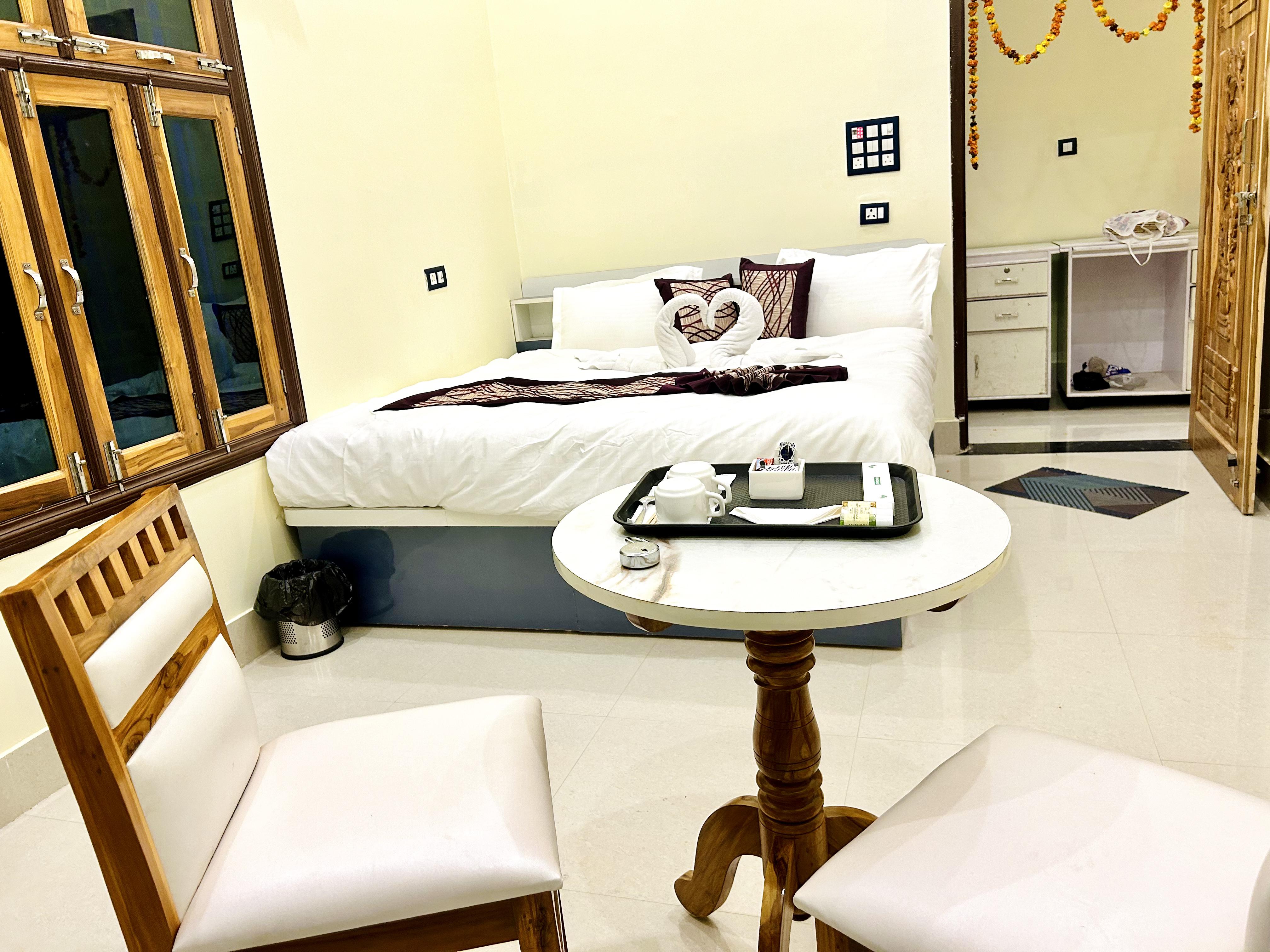 HOTEL CENTRAL 𝗕𝗢𝗢𝗞 Nanpara Villa