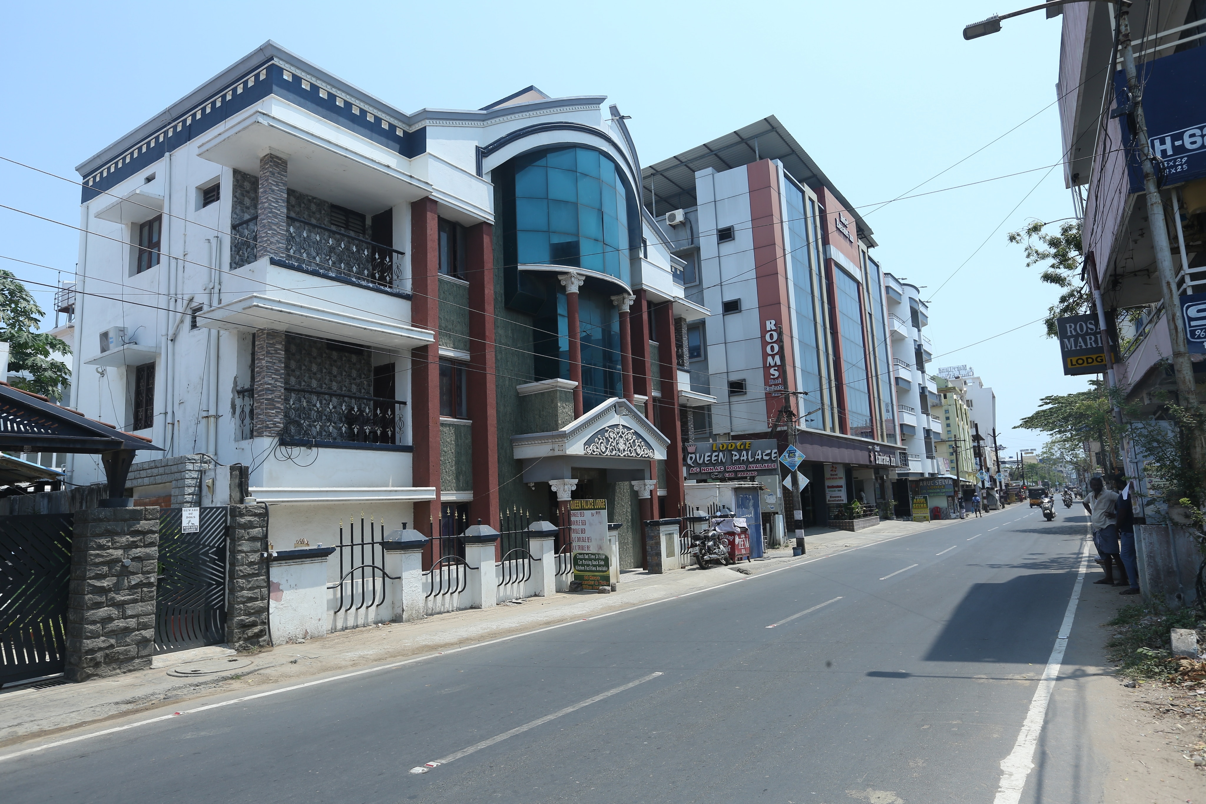 HOTEL QUEEN PALACE 𝗕𝗢𝗢𝗞 Velankanni Cottage