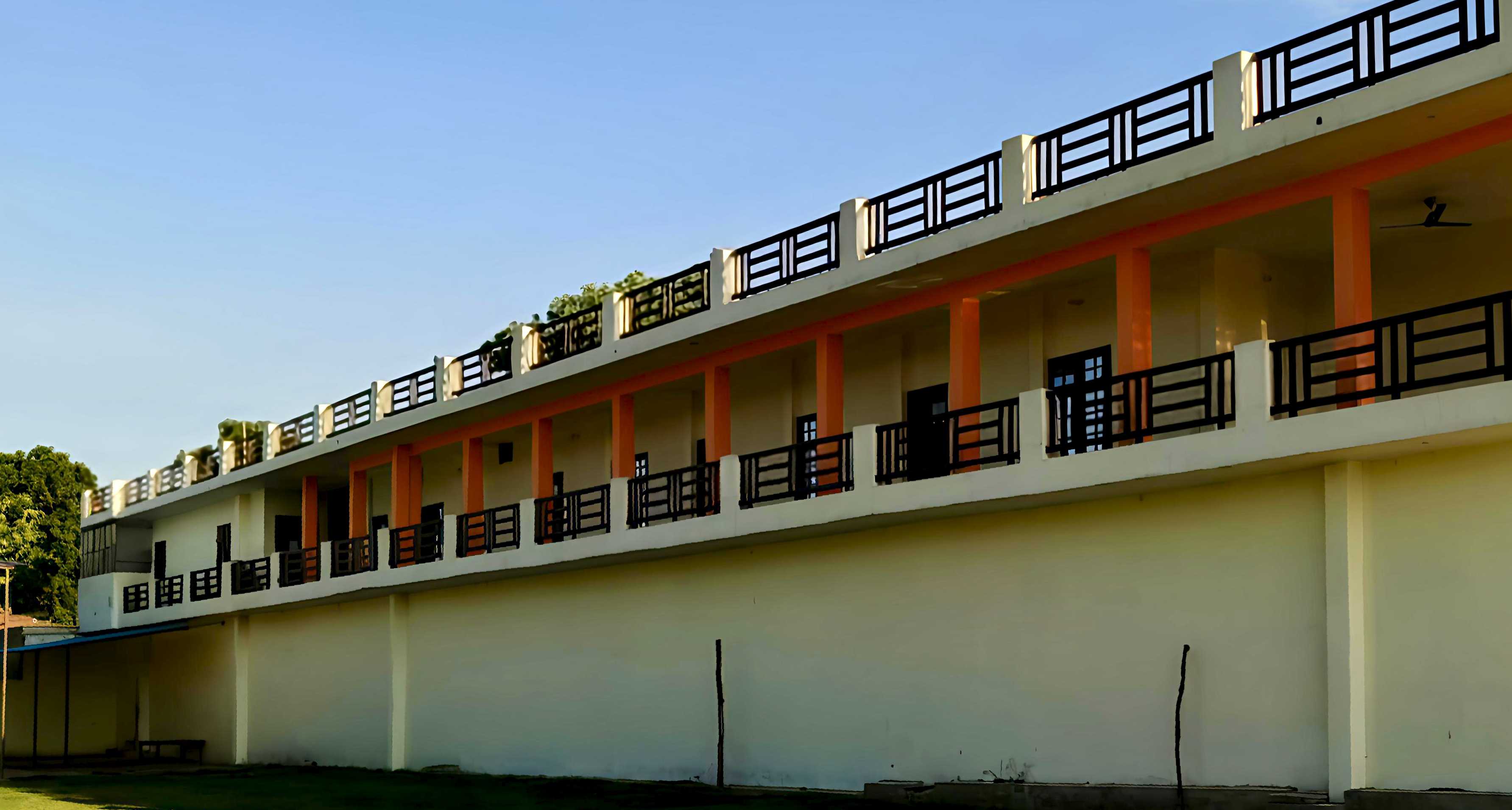 Hotel O BR GARDEN Misrikh - Reviews, Photos & Offer