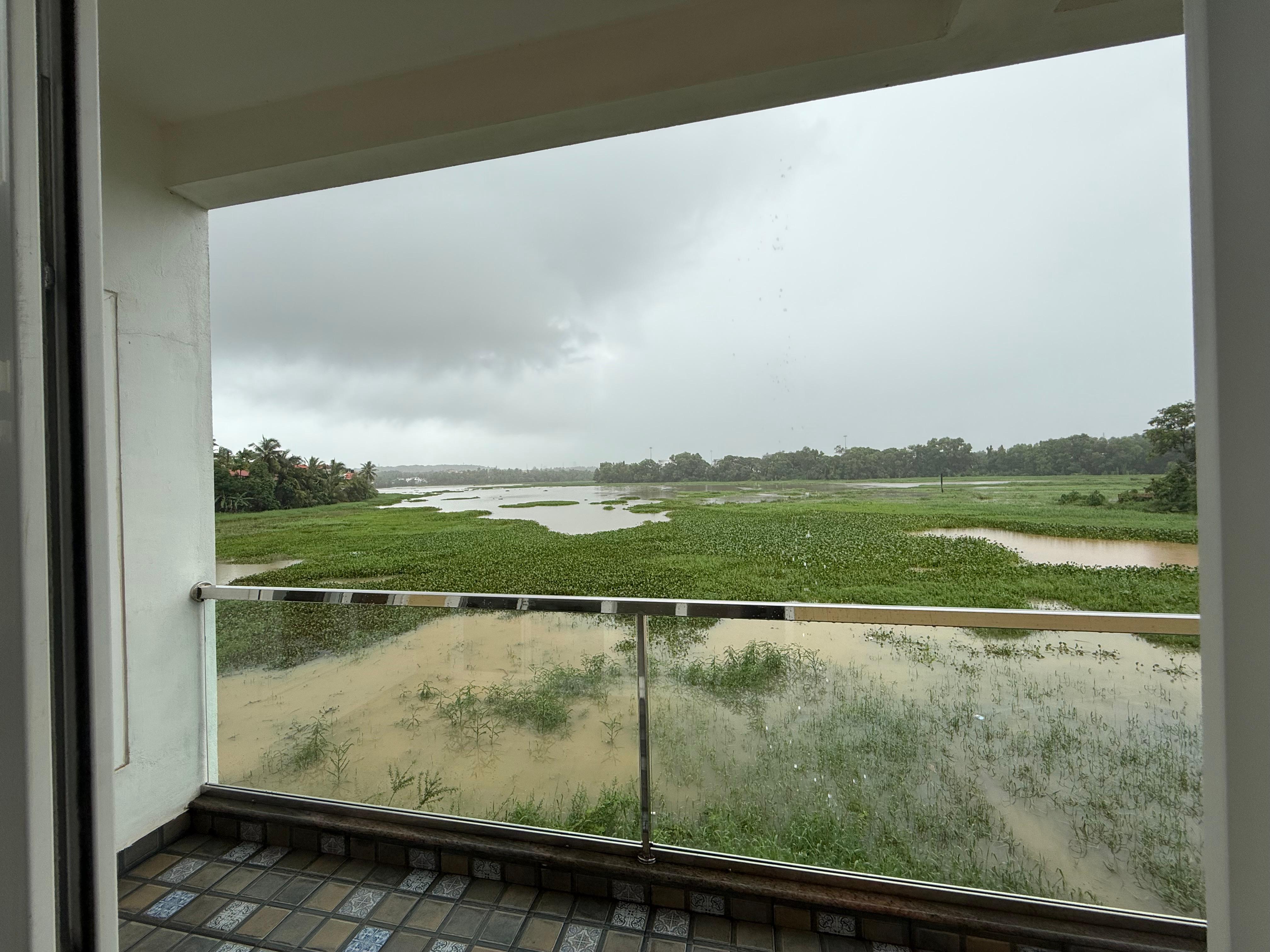 Lake View by Summer House 𝗕𝗢𝗢𝗞 Mangalore Villa