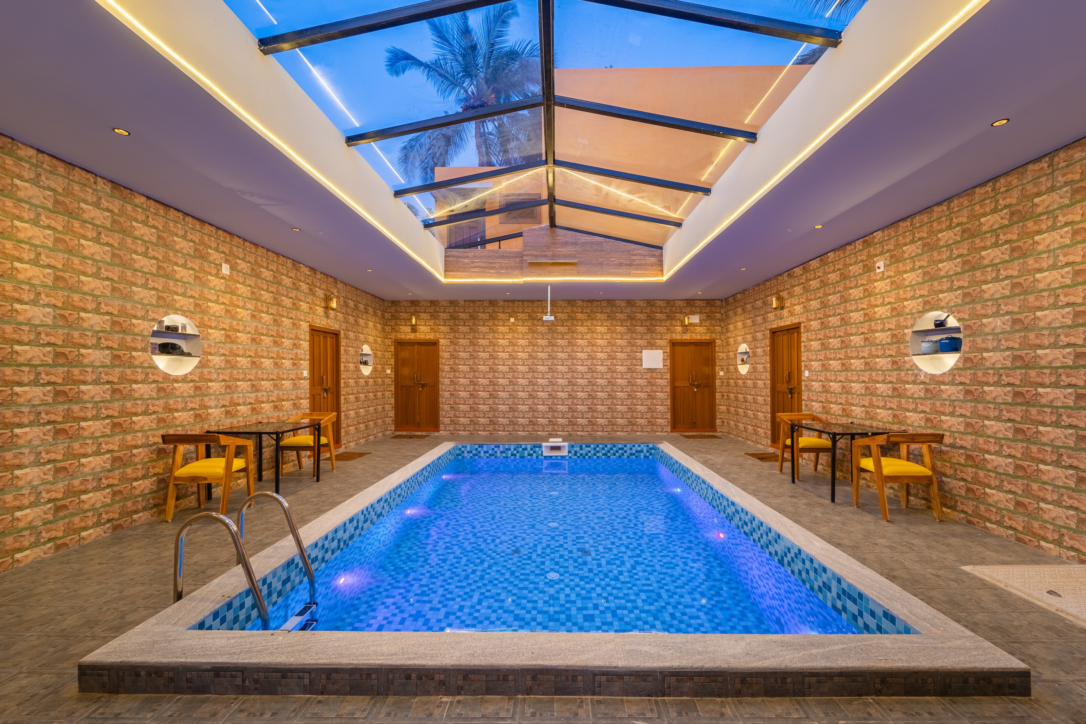 Teak Leaf Gateway Villa with Swimming Pool Indoor Games 𝗕𝗢𝗢𝗞 ...