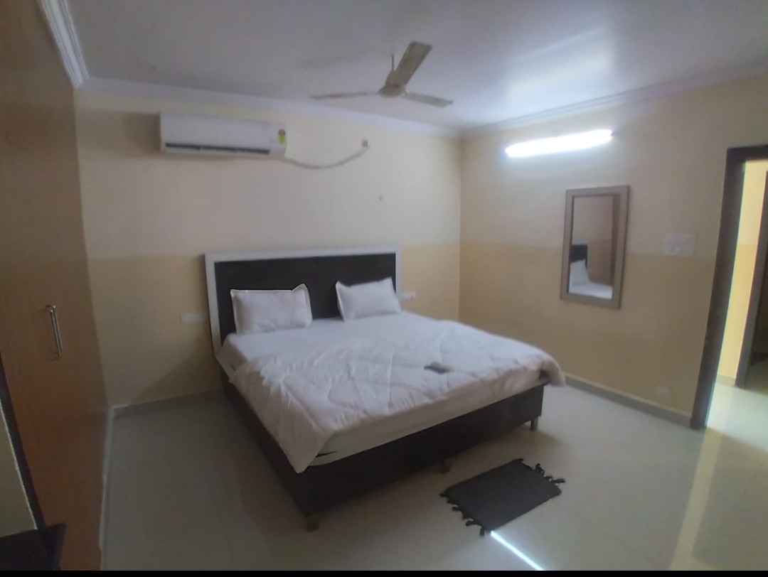 Happy stays Elite 𝗕𝗢𝗢𝗞 Vijaywada Hotel