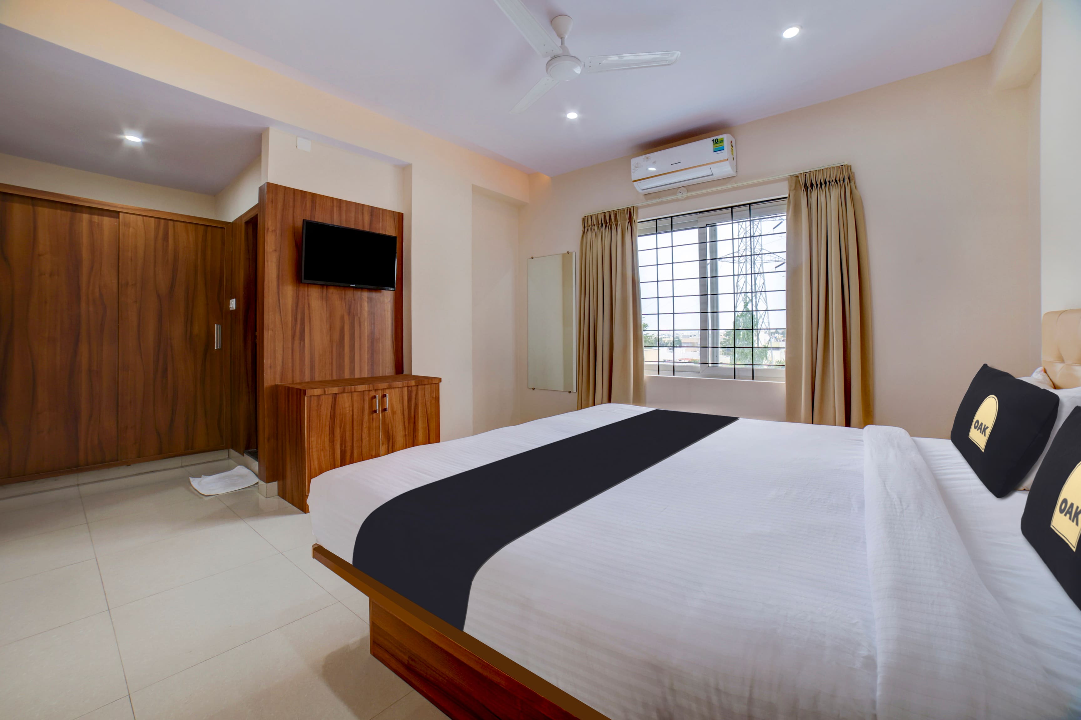Townhouse OAK Ess Jay 𝗕𝗢𝗢𝗞 Bangalore Hotel