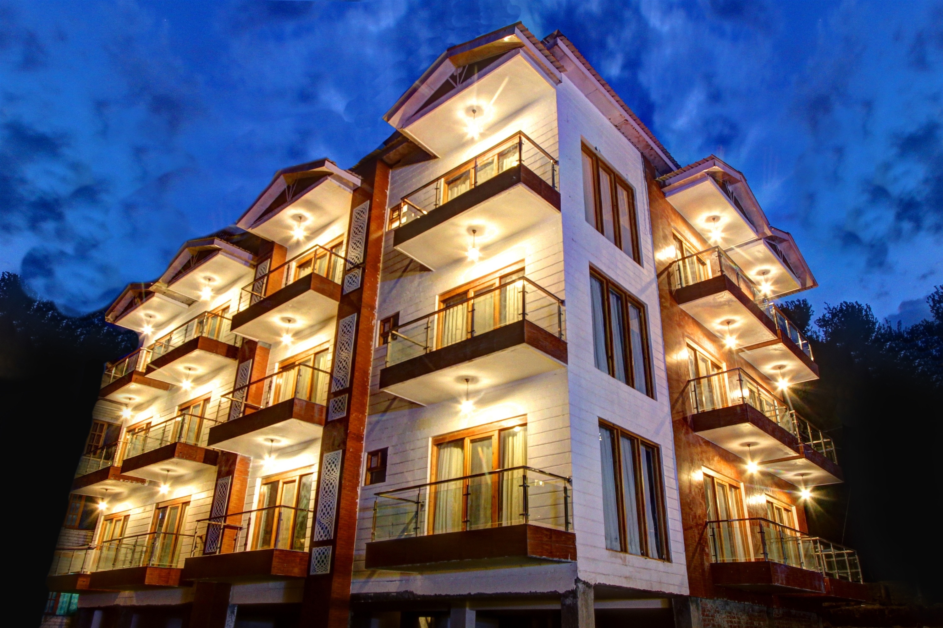 Hill County Resort 𝗕𝗢𝗢𝗞 Manali Resort